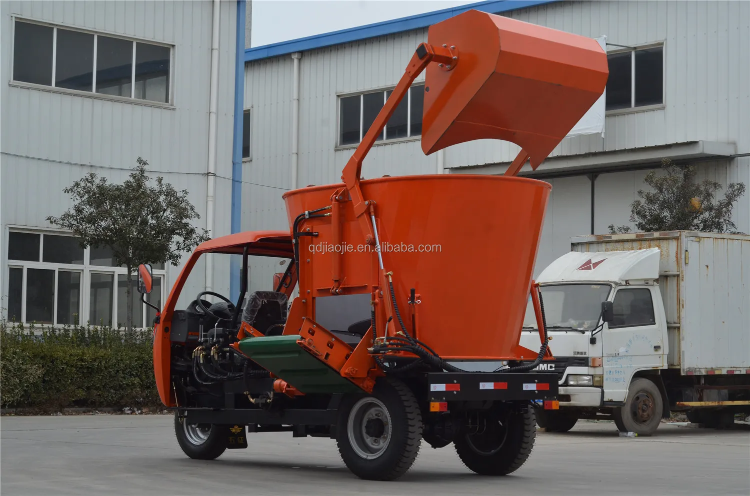 Single Auger Vertical Small Tmr Mixers,Self-propelled Livestock Feed Mixer For Sale - Buy ...
