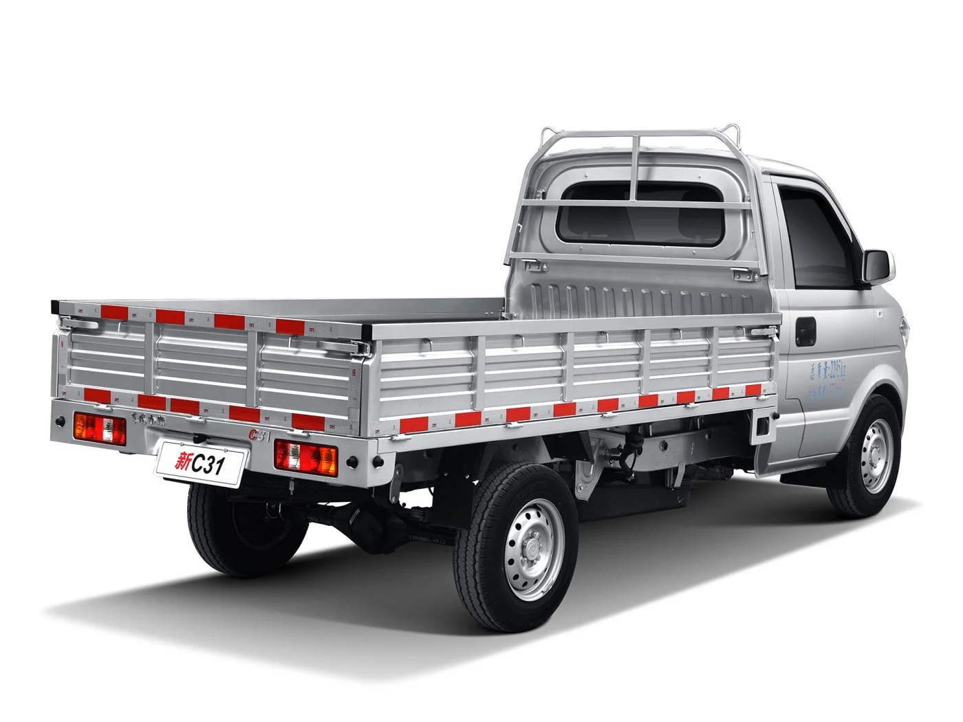 DFSK LHD 4x2 Mini Truck - Efficient Drink Transportation