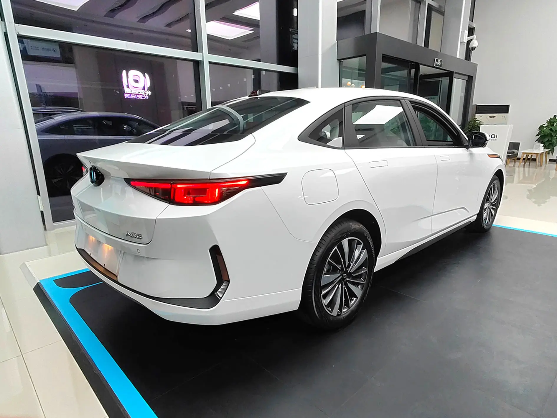 Changan Qiyuan A05 Hybrid Electric Vehicle 1.5l Changan Fast Charging Compact Electric Sedan ...