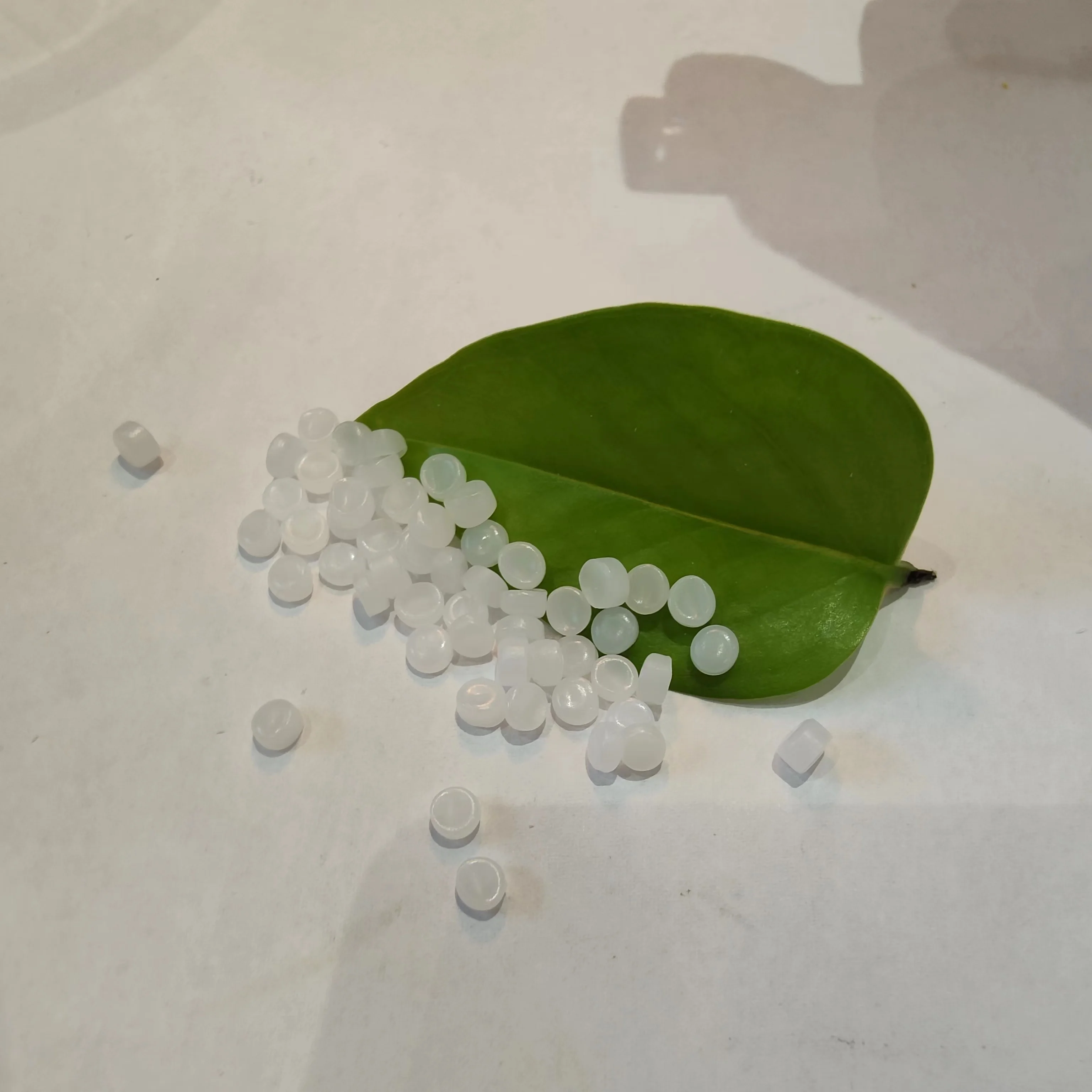 Hdpe 5502 Blow Molding Grade Hdpe Plastic Raw Material For Bottle ...