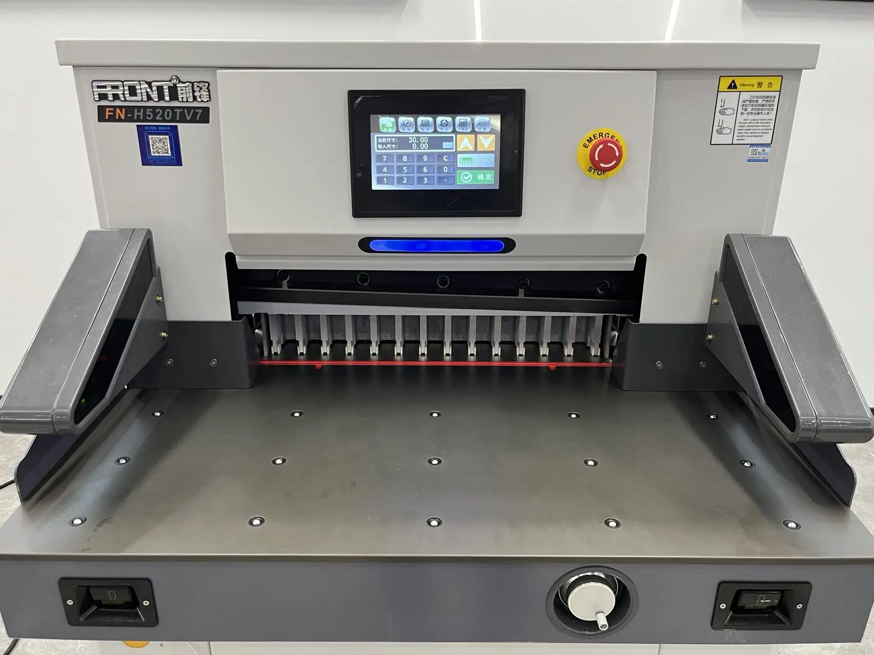 Hydraulic Program-Controlled Paper Cutter Machine Automatic Guillotine ...