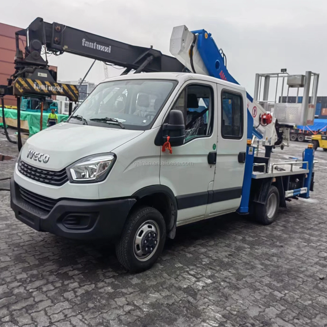Truck Mounted Aerial Work Platform 10-26m Aerial Platform Lift Truck ...