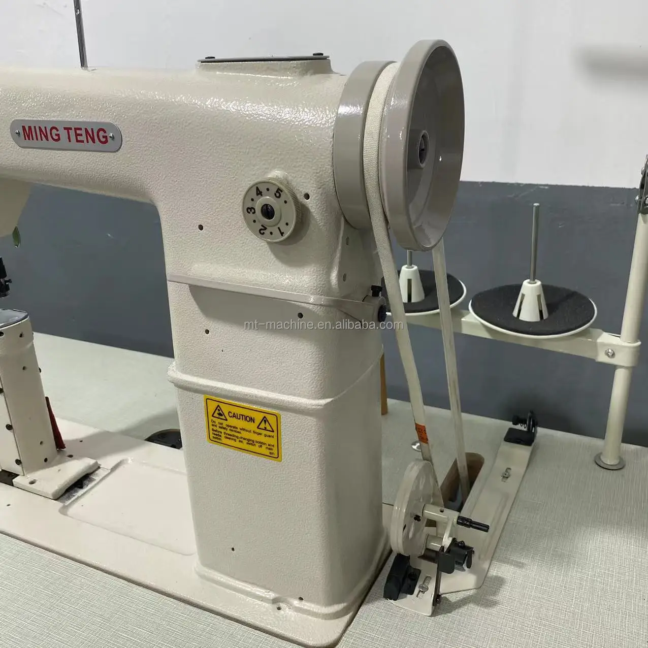 810 Single Needle Post Bed Leather Shoes Sewing Machine