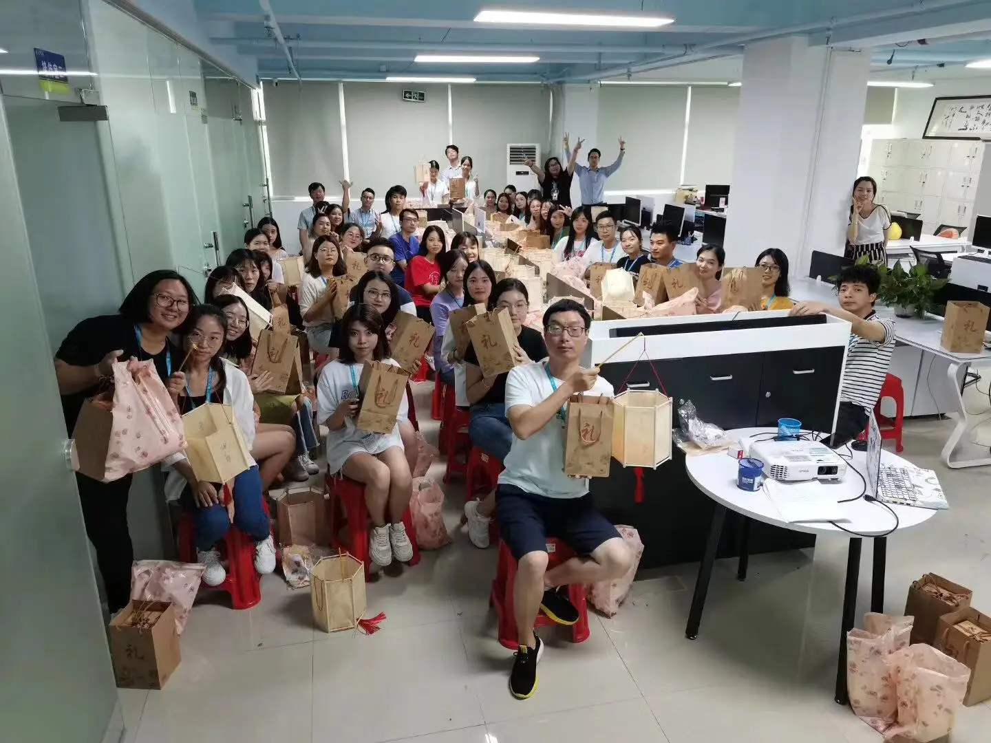 W463 G500 G550 Coolant Radiator - OEM 4635004300 for Mercedes-benz