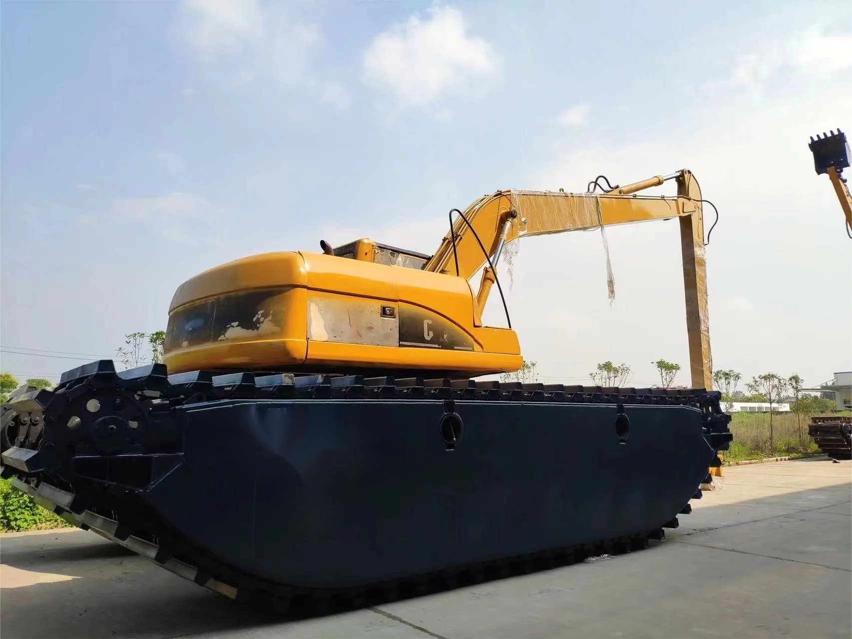 Keda Construction Machinery Amphibious Wetland Excavator For Sale ...