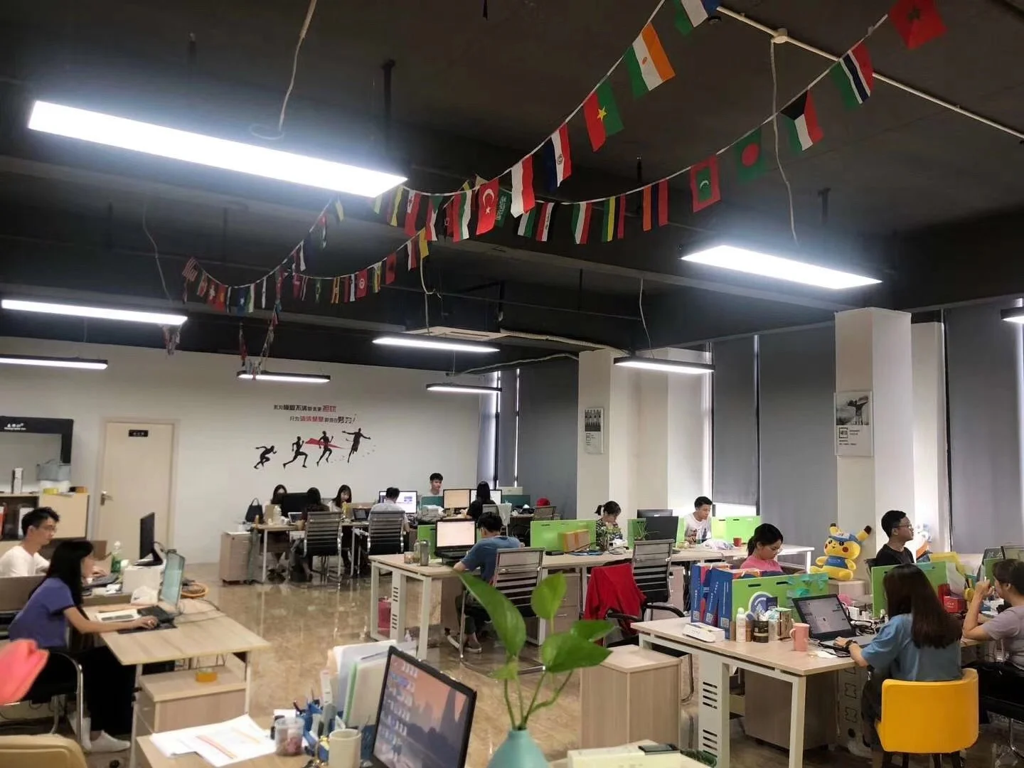 Winlite Ip65 Wireless 12 X18w Rgbwa+uv 6in1 Led Battery Powered Par ...