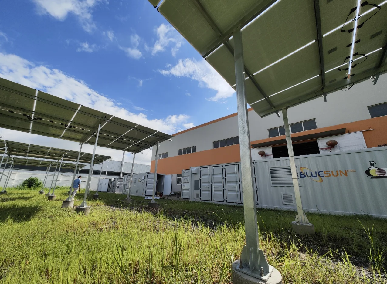 Bluesun 600W Topcon Solar Panels - Efficient Power Solutions