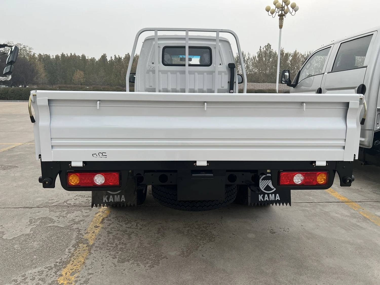 KAMA Light Truck Mini Ev Euro 5 Gasoline Engine 6+1 Wheels