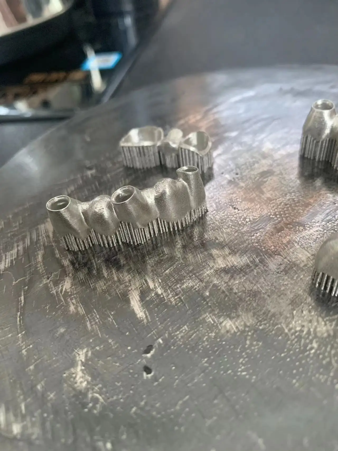 High-accuracy Metal Powder 3D Printer for Dental Studio