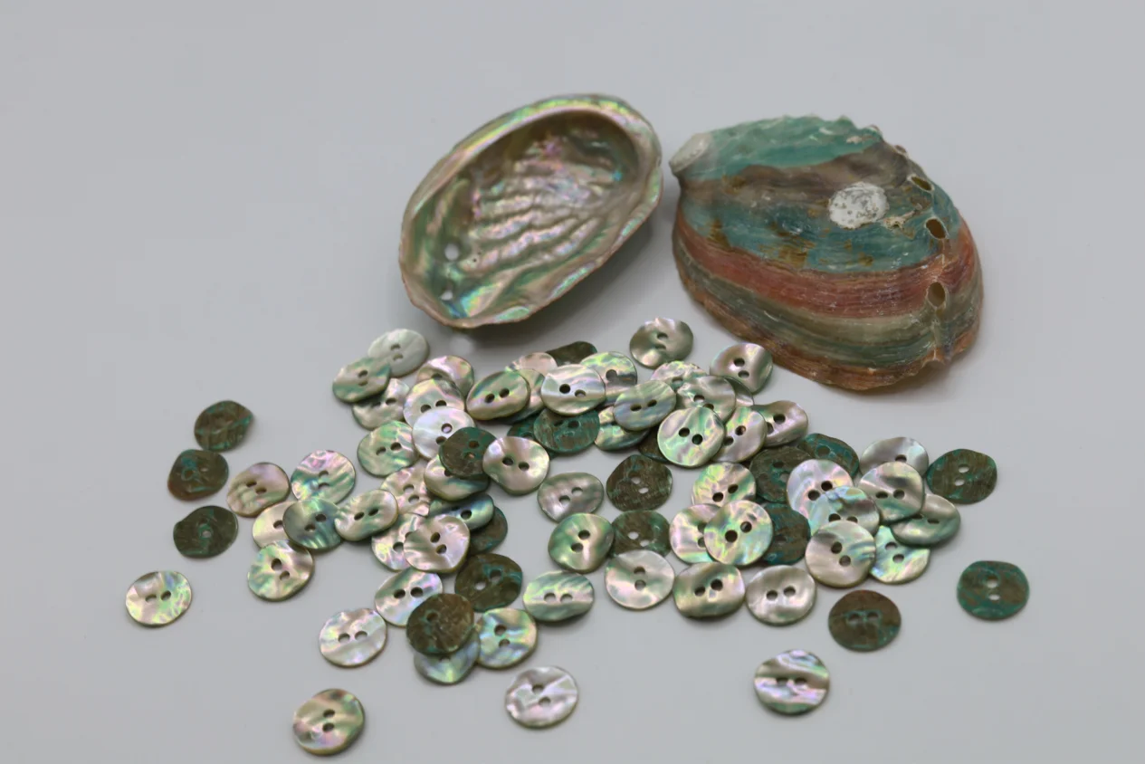 Custom Button 2 Hold 4 Hold 14l 16l 18l 20l 2mm 3mm Botoes De Madreperola Botones De Nacar ...