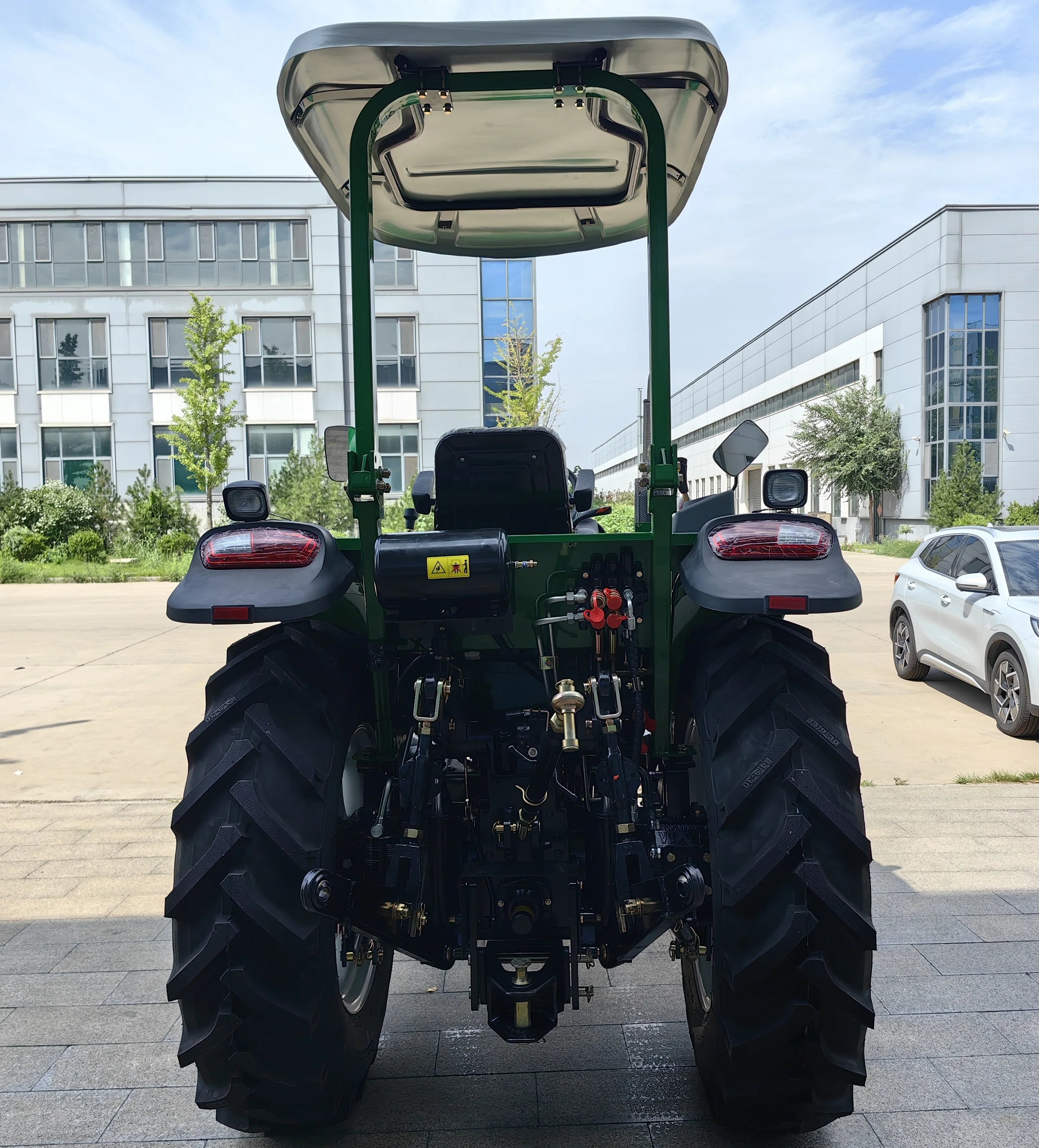 80hp 4WD Chinese Big TB Chassis Tractor for Sale - High Productivity