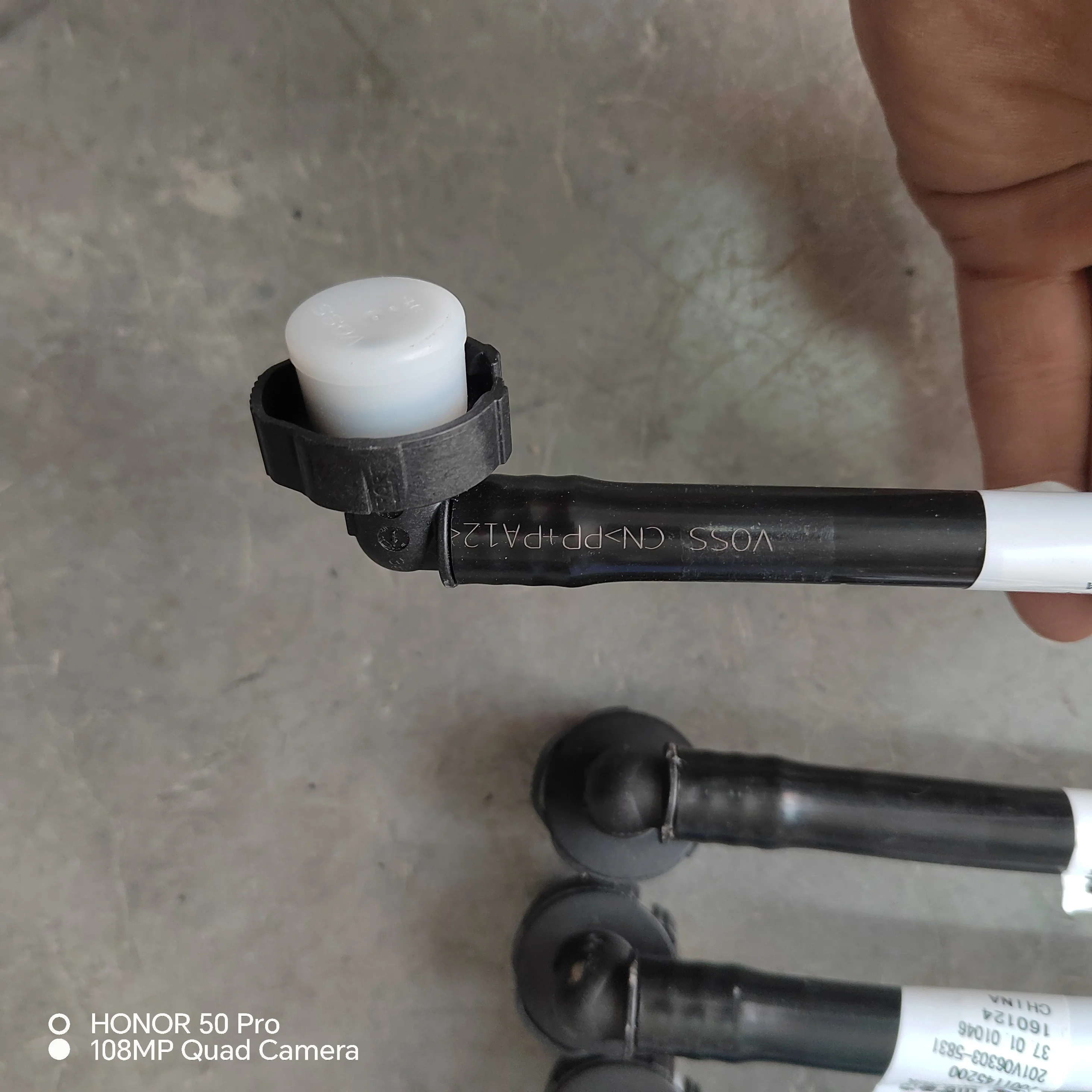 Sinotruk Howo Truck Parts Cooling Water Inlet Pipe Of Air Compressor ...