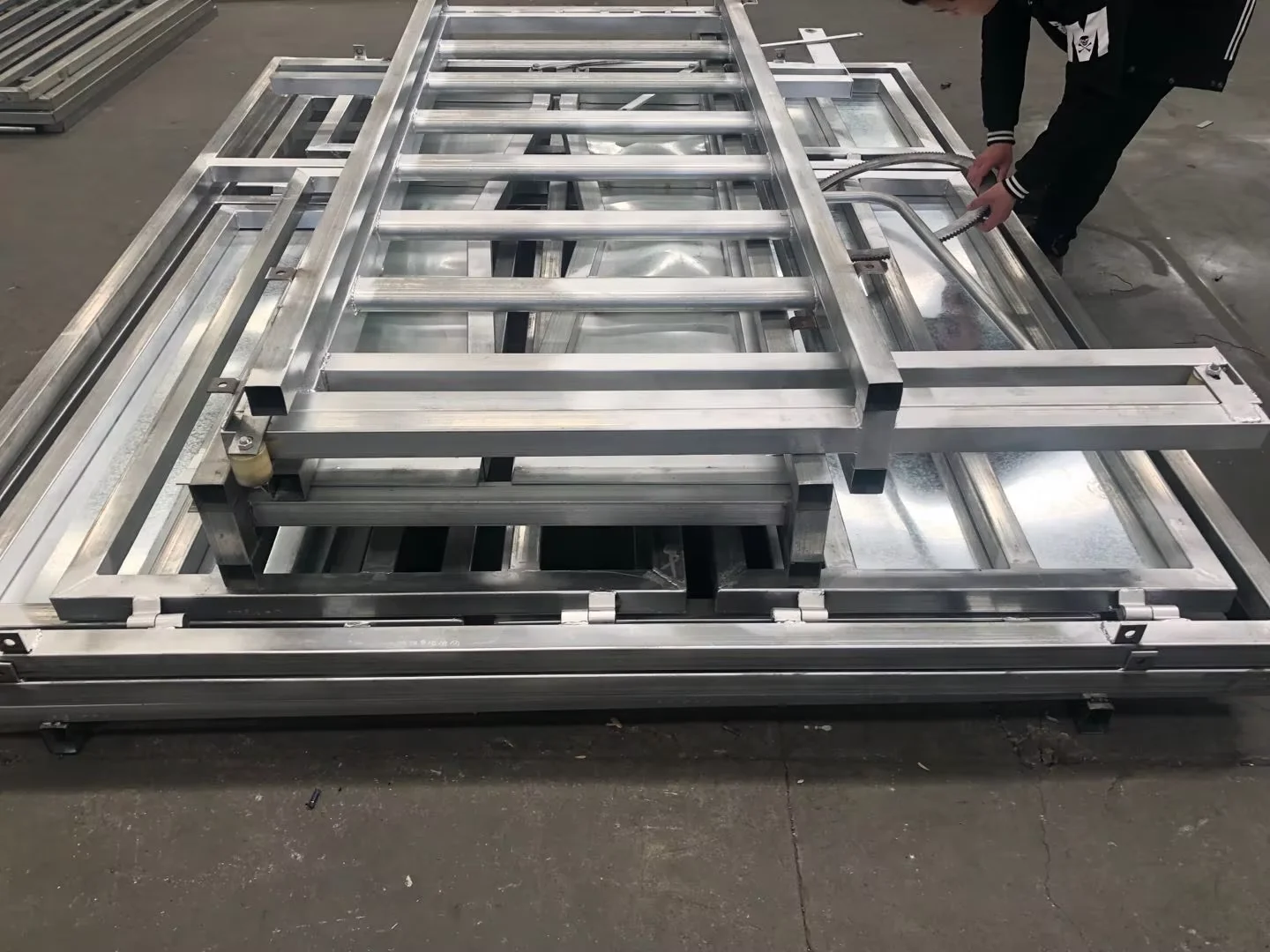 Heavy Duty Galvanized Cattle Squeeze Chute Livestock Cow Crush with ...