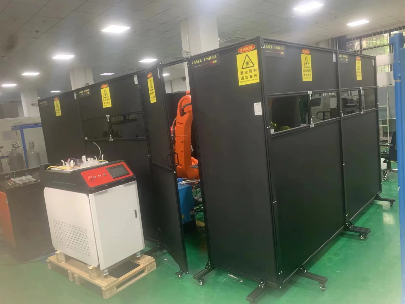 Customized Laser Protection Screens for Safety & Efficiency