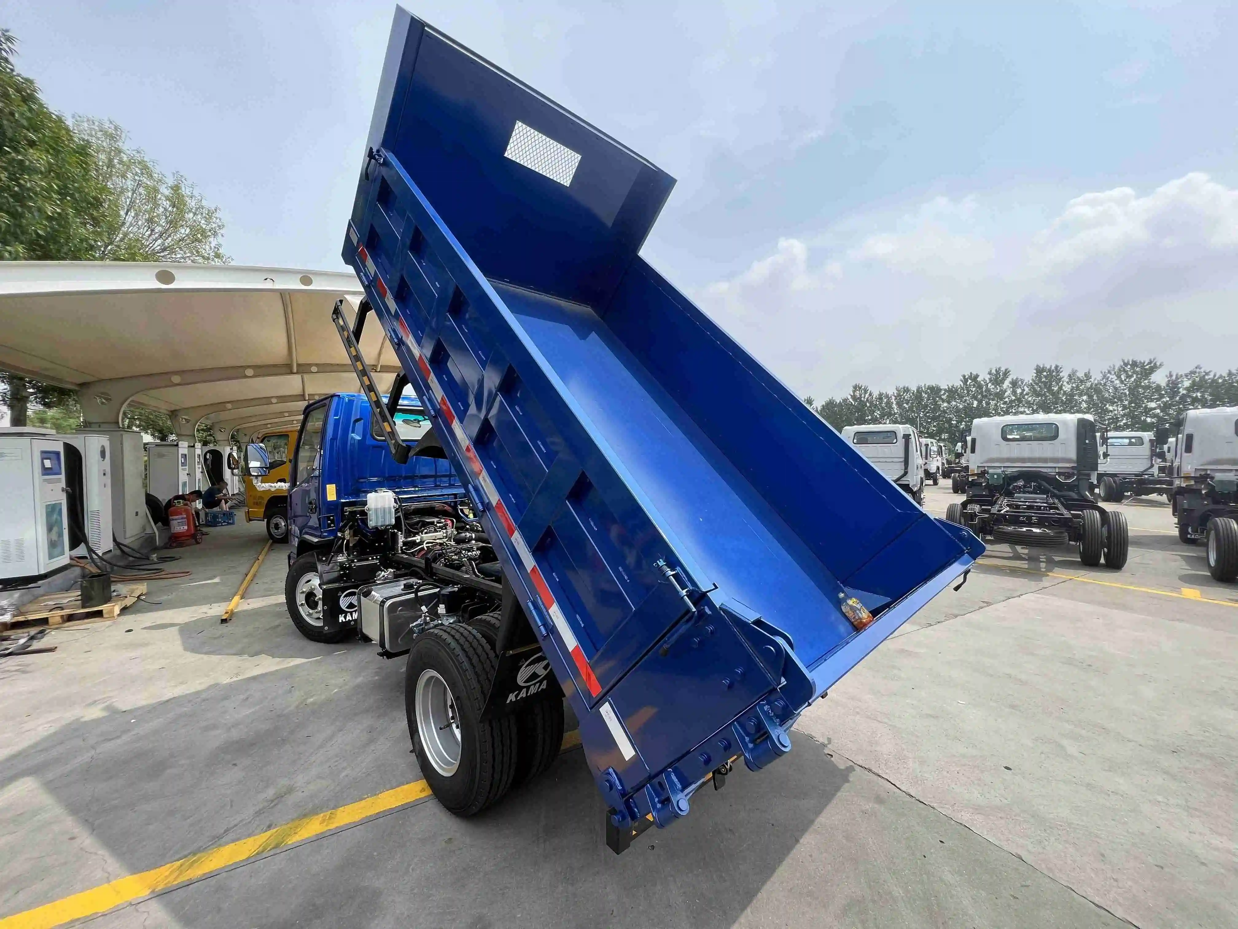 Kama Dongfeng Foton Isuzu 4x2 4x4 6 Tyre Tipper Truck 6 Wheel 2t 5 Tons 10 Ton Mini Used Dump ...