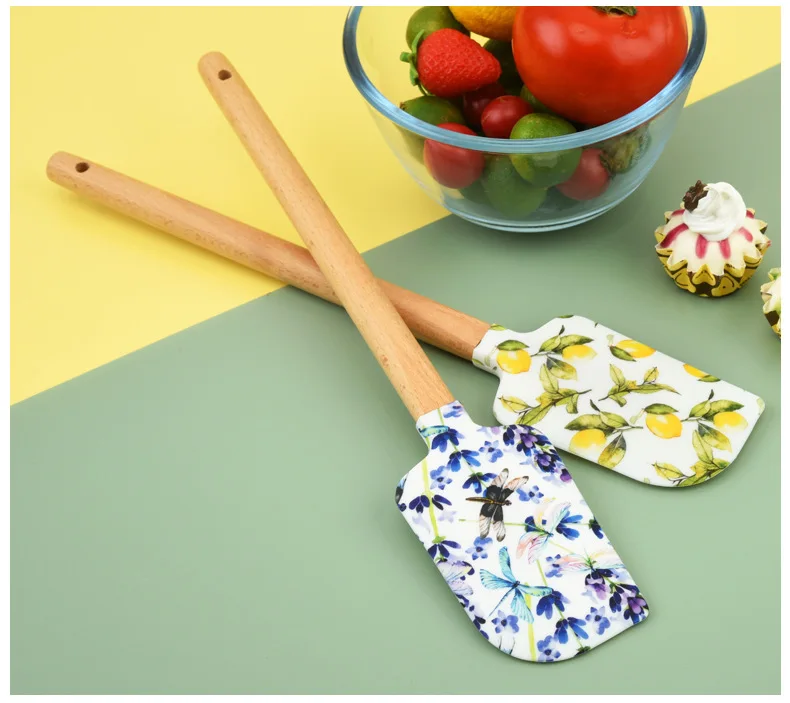 Wooden Long Handle Flower Design Scraper Cream Cake Spatula Kitchen ...