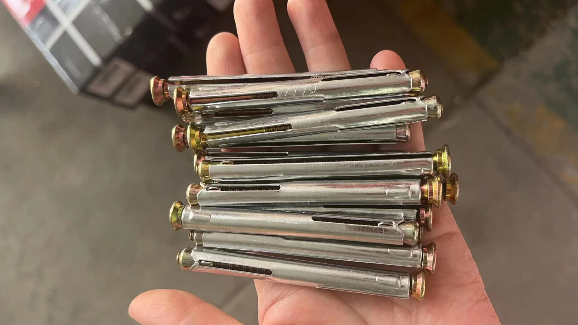 Galvanized Expansion Anchor Bolt Drop In Anchor Internal Explosion Bolt ...