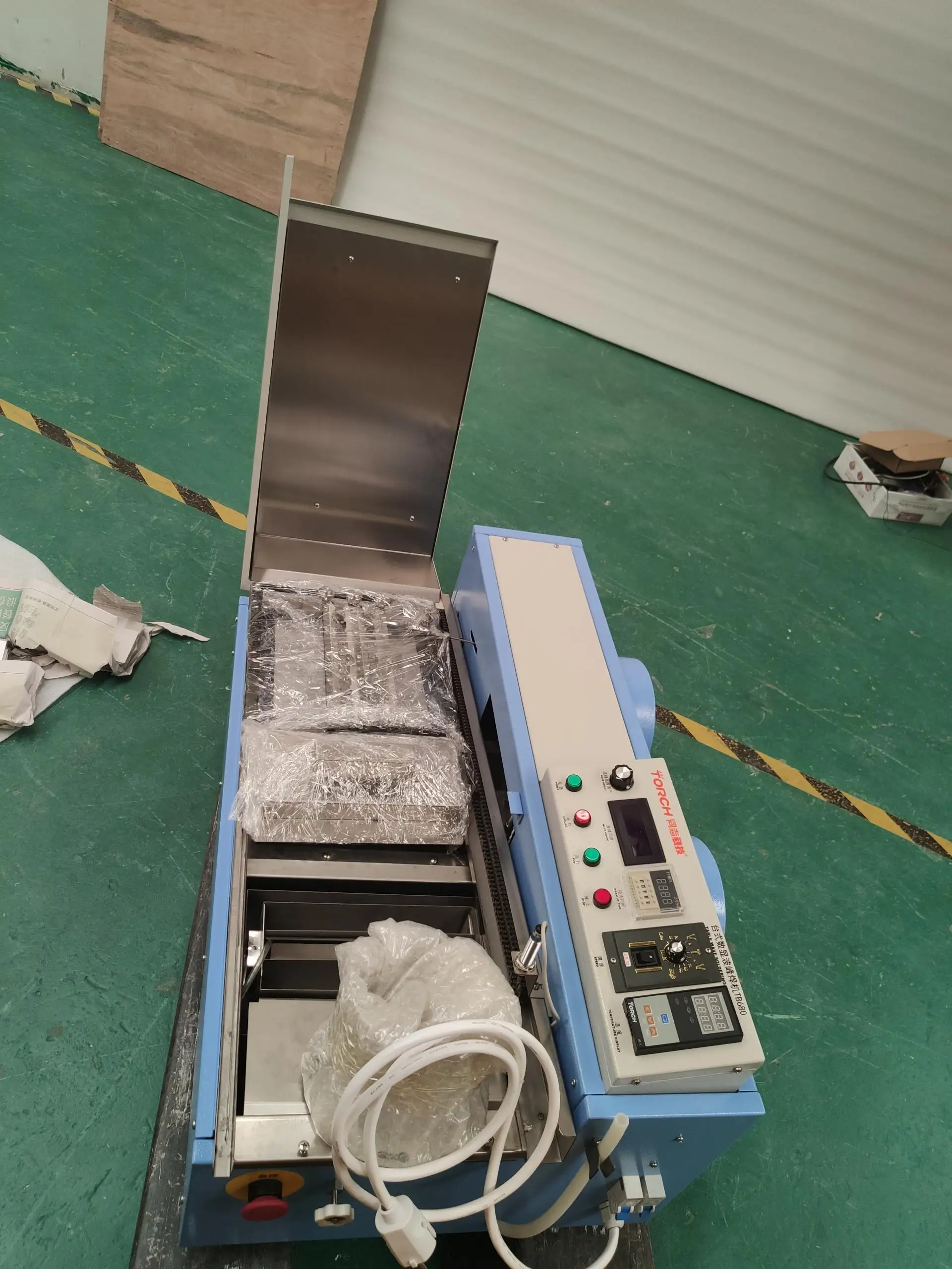 Desktop Wave Soldering Machine TB680 - Mini & Efficient