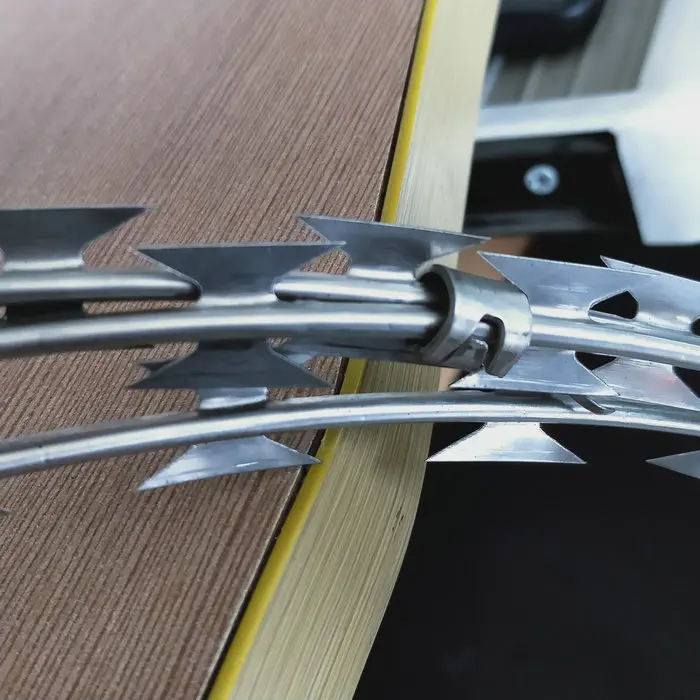 Factory Sale Shengsen Galvanized Bto-22 Concertina Razor Blade Barbed ...