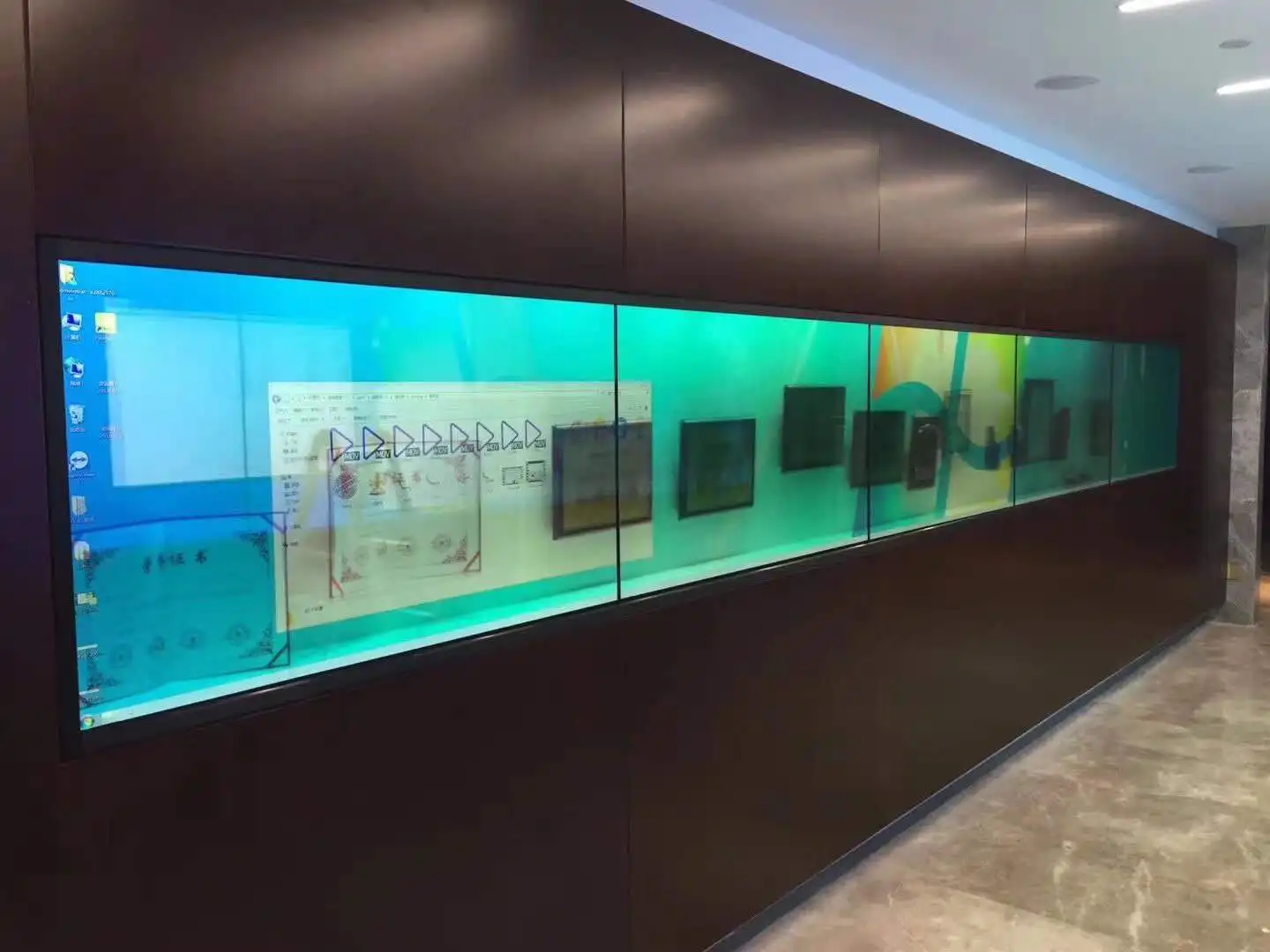 86 Inch Transparent LCD Display - Hologram Box Touch Screen