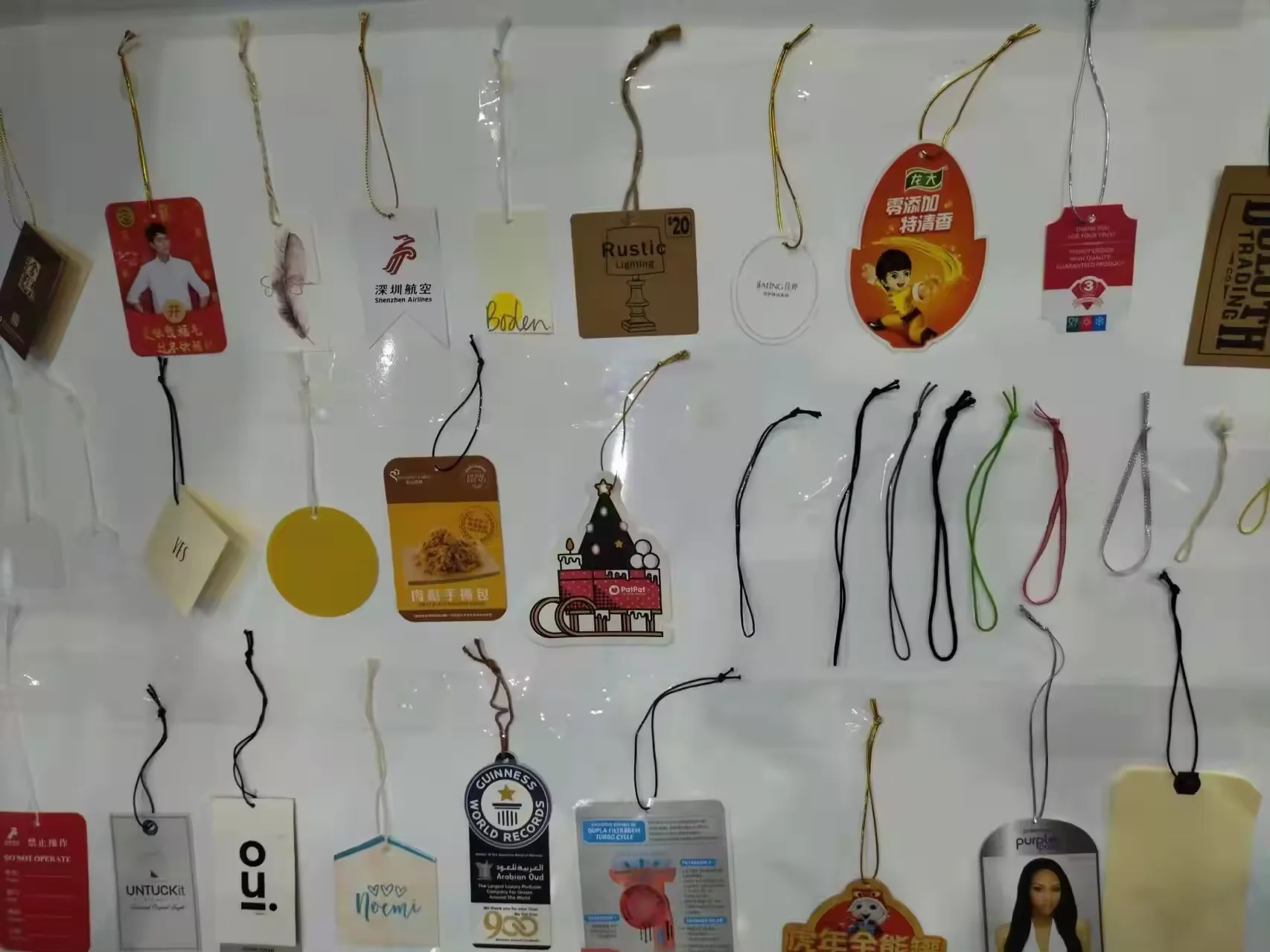 Hang Tag Eyeleting Machine Auto Hang Tag String Machine Tag For Clothes ...