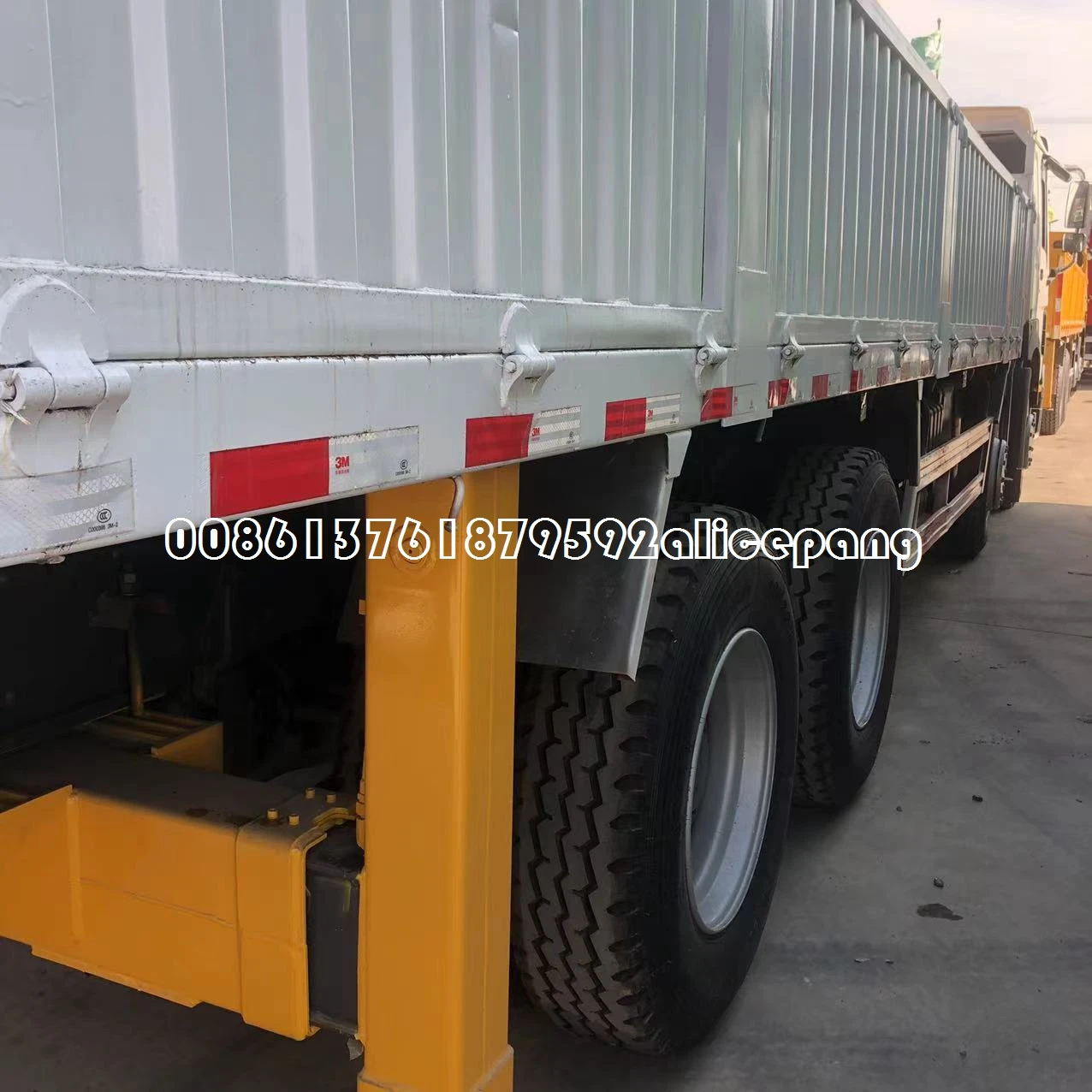 12 Ton Hoisting Machine Xcmc Truck Crane Machine Self Loading Crane ...