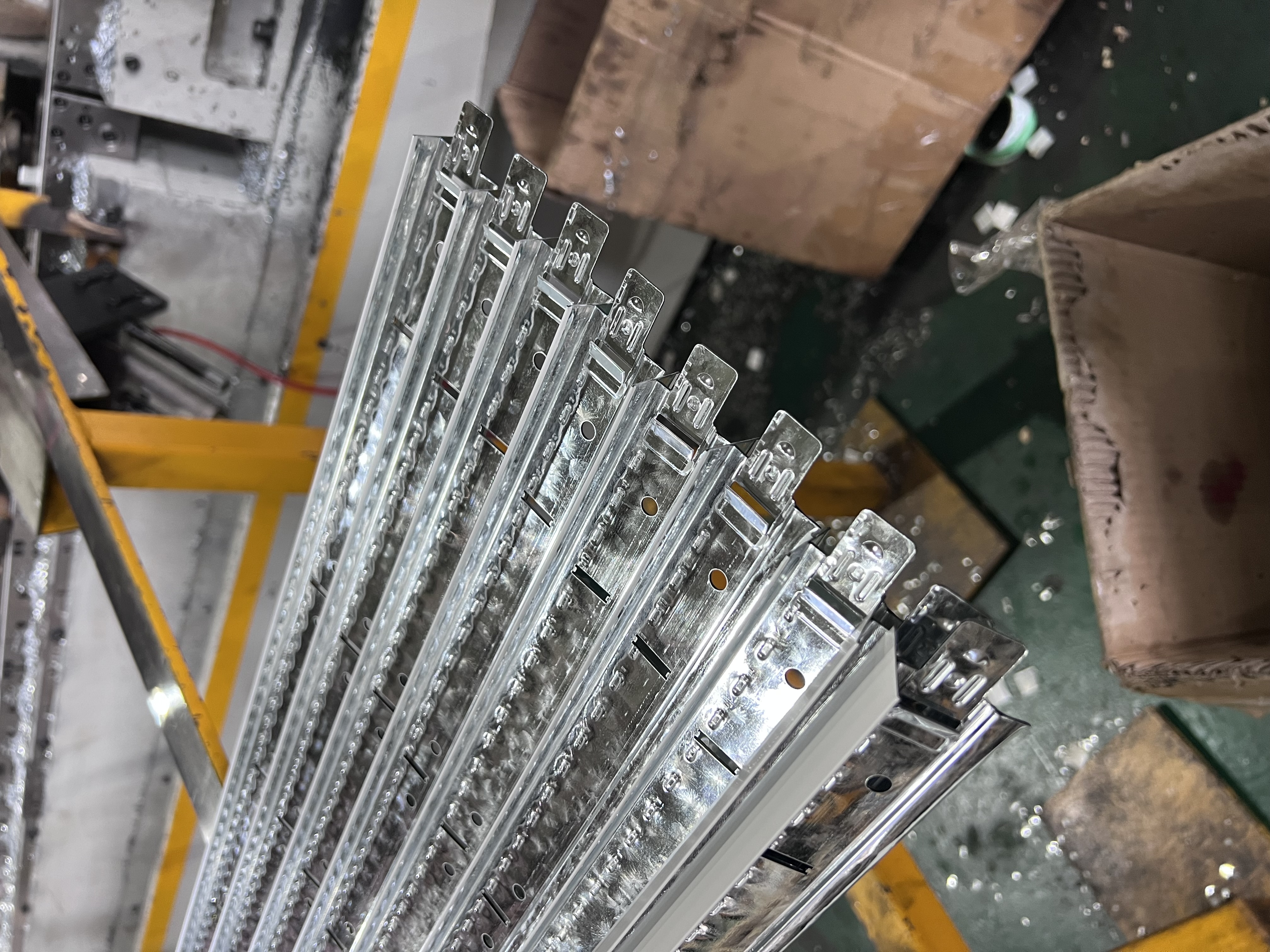 Drywall Accessories Components Metal Frame Suspended Ceiling Grid ...