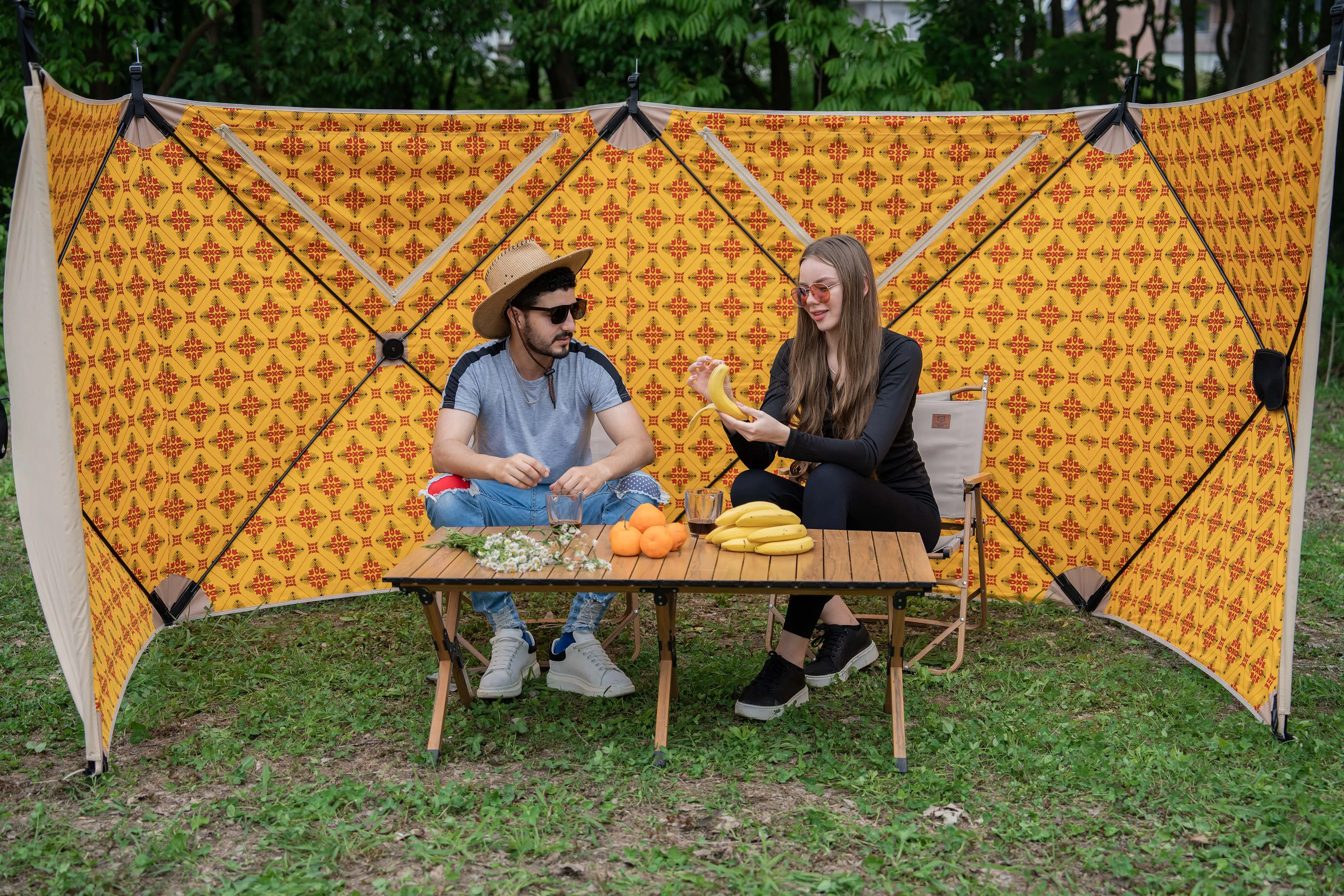 Customized Outdoor Foldable Pop up Middle East Wind Blocker