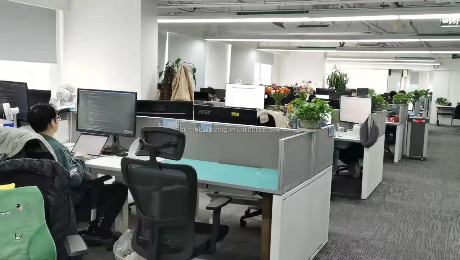 Custom Ebb And Flow Rolling Bench Table Top Benches Commercial Growing ...