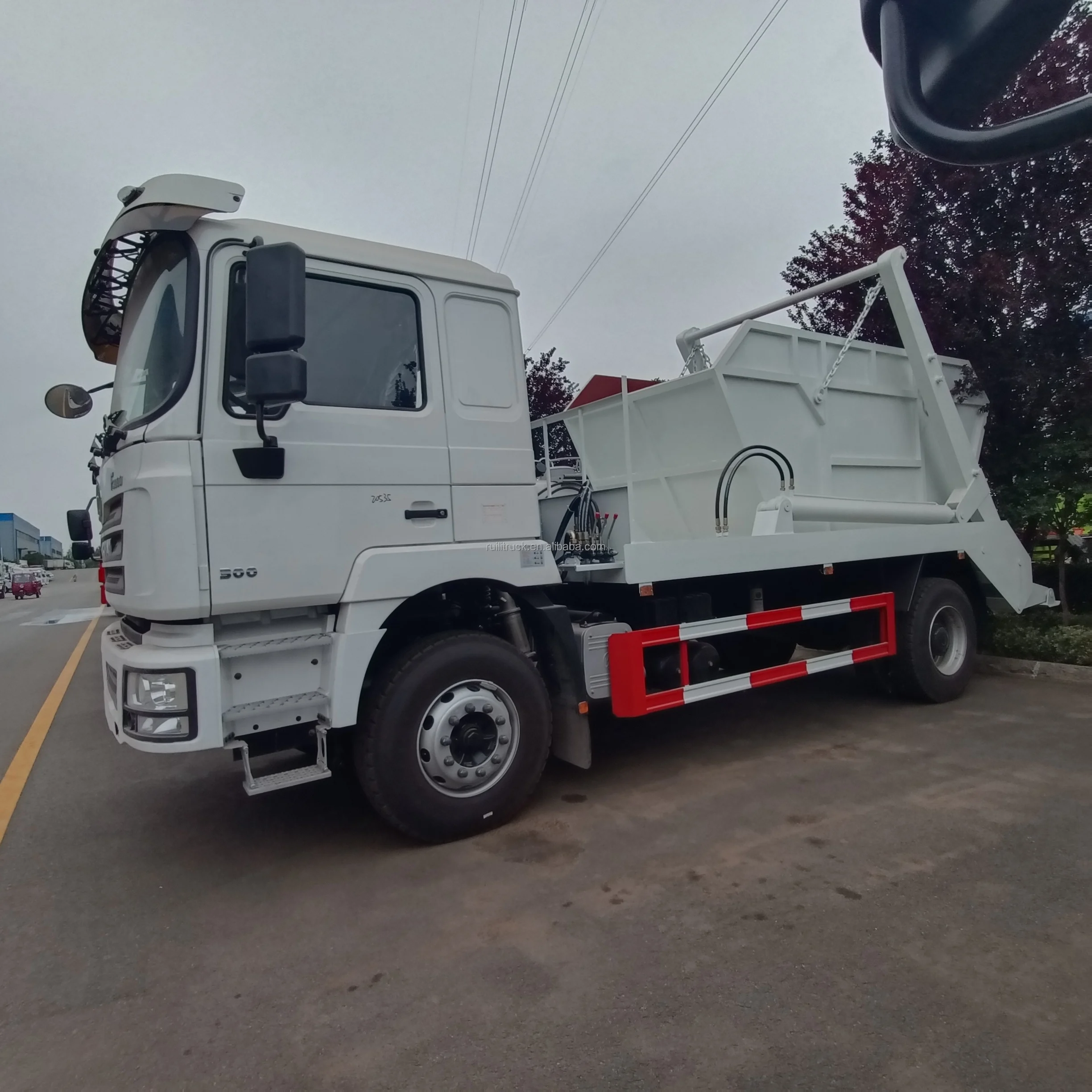 Shacman Roll On Roll Off Garbage Container Loading Swing Arm Garbage ...