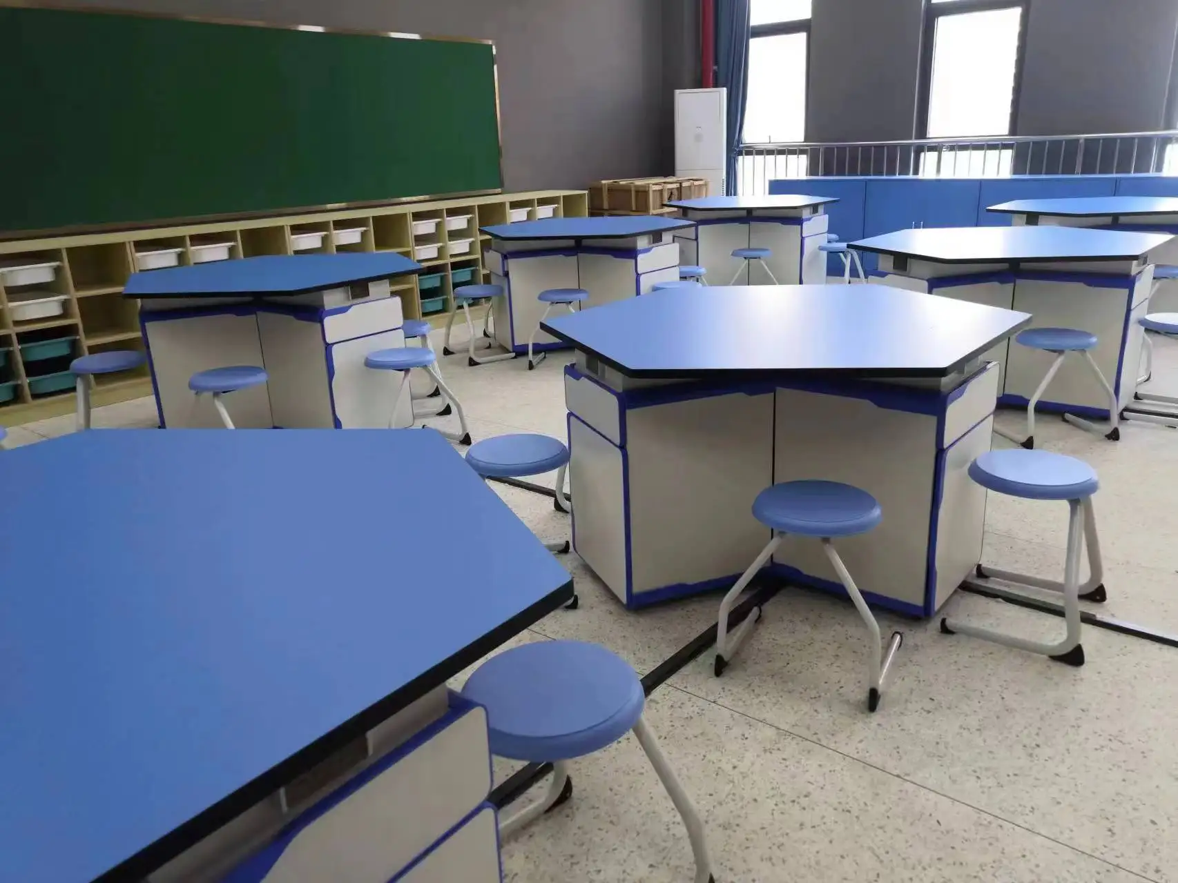 Hard Counter Top School Lab Desk Laboratory Chemistry Biological Lab ...