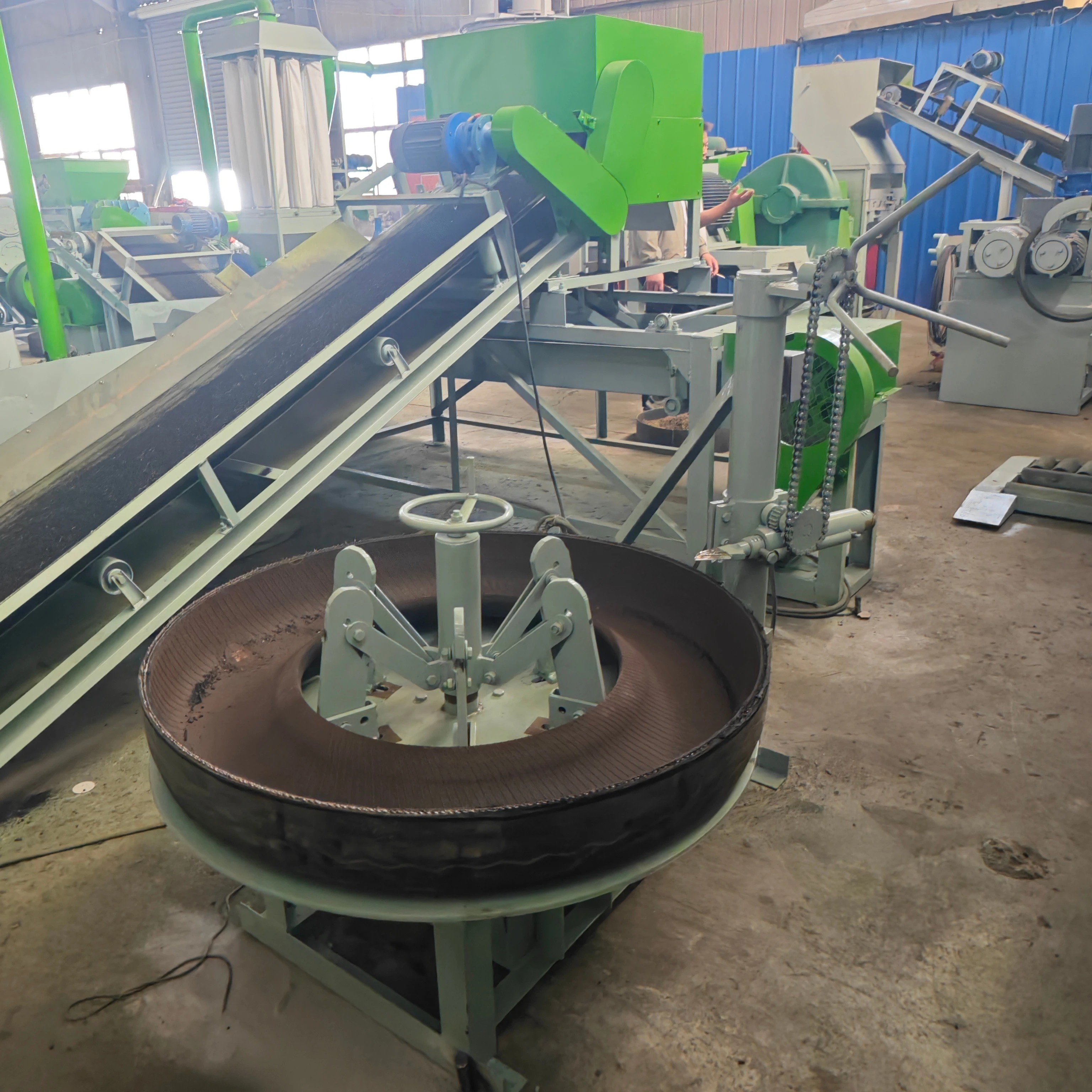 Double-sided crumb rubber tyre car tires ring waste strip recycling ...