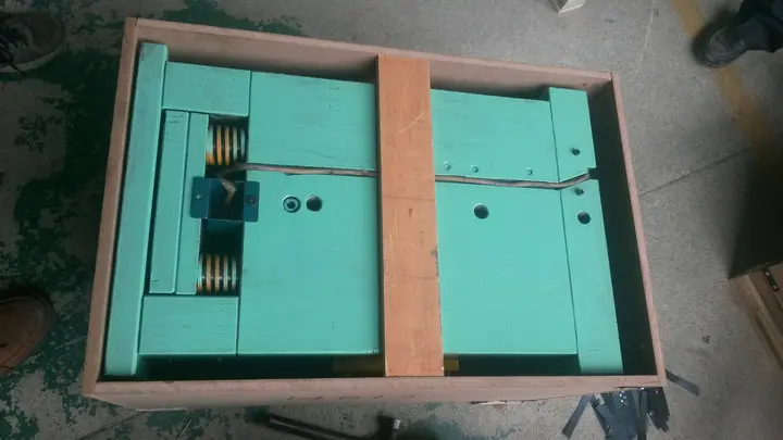 Mr.mould Hinged Press Brake Punch And Die Mold 3d Design - Buy Mr.mould ...