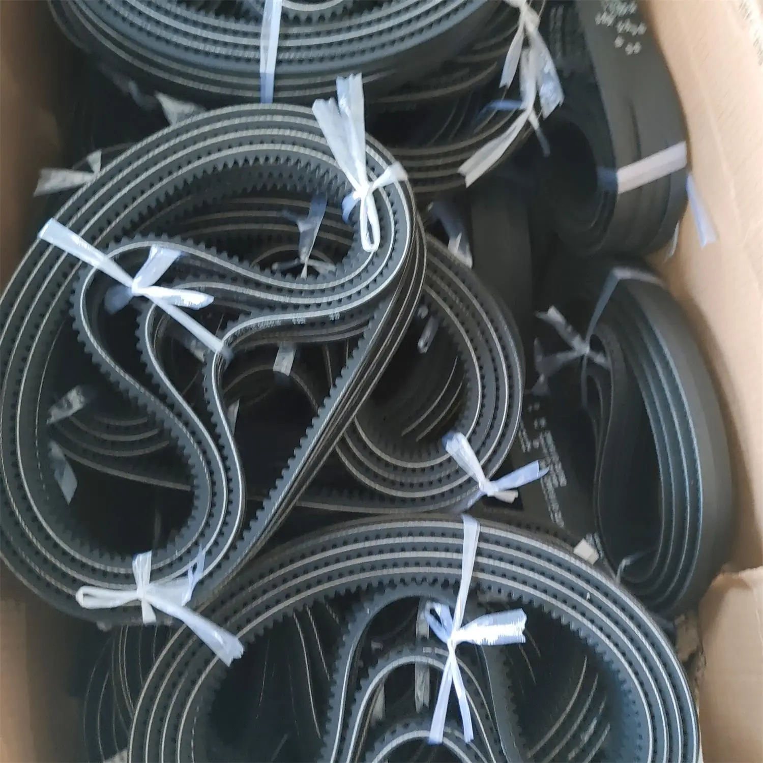 Alibaba.com: FL1011 FM1011 FL2011 FM2011 D2011 Engine Parts Narrow V ...