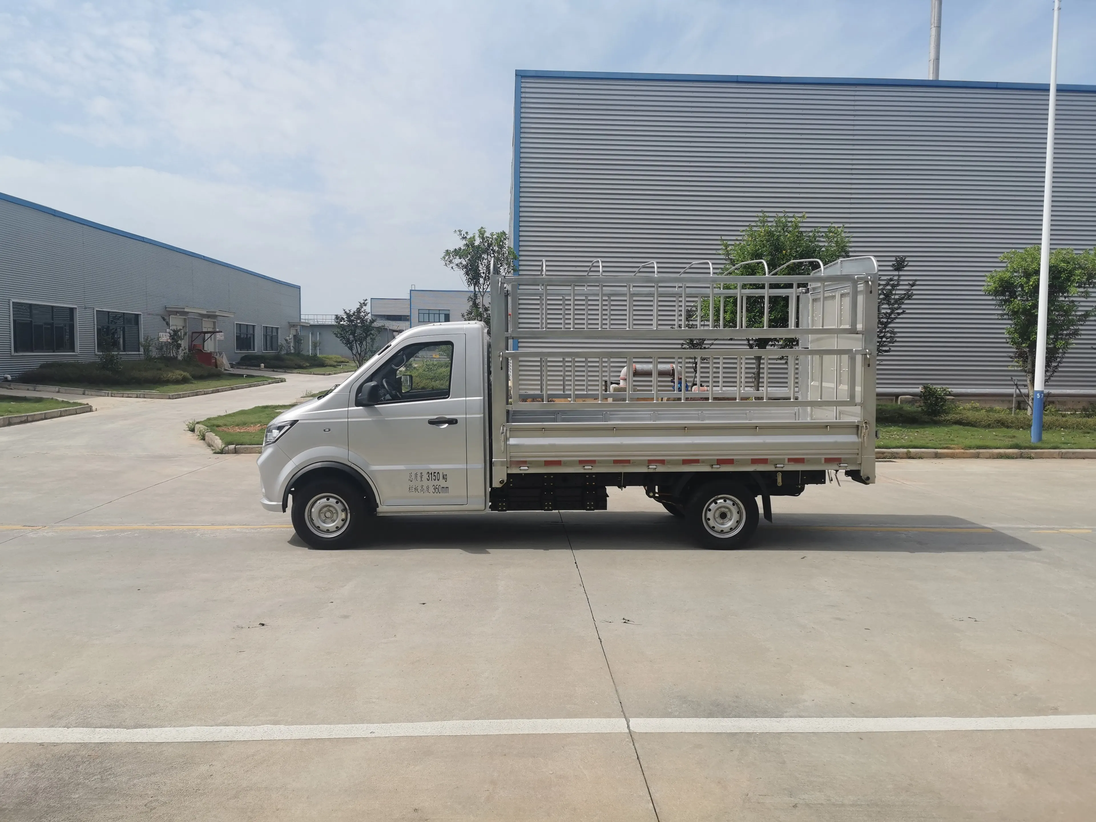 Buy 2024 Large Space Electric Mini Cargo Truck 4x2 Kama Ev1 Single Row ...
