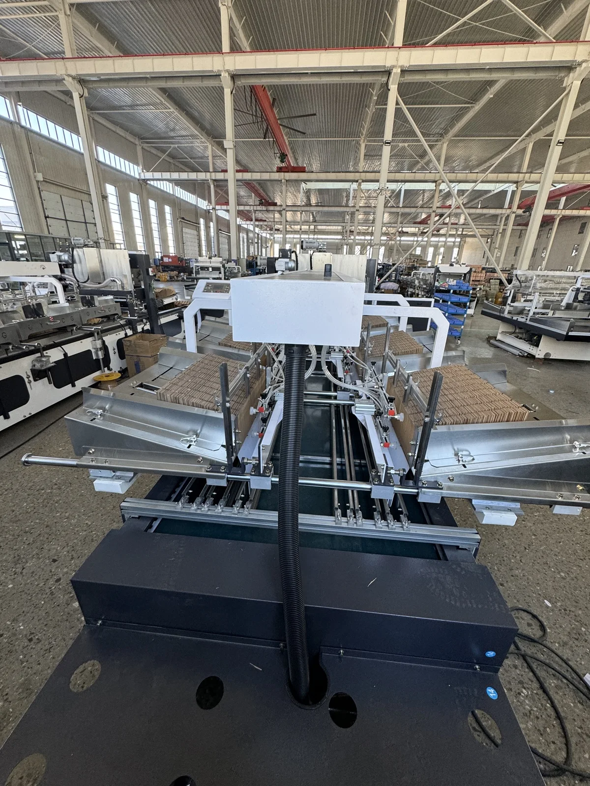 Automatic L Partition Assembler - Efficient Cardboard Inserting