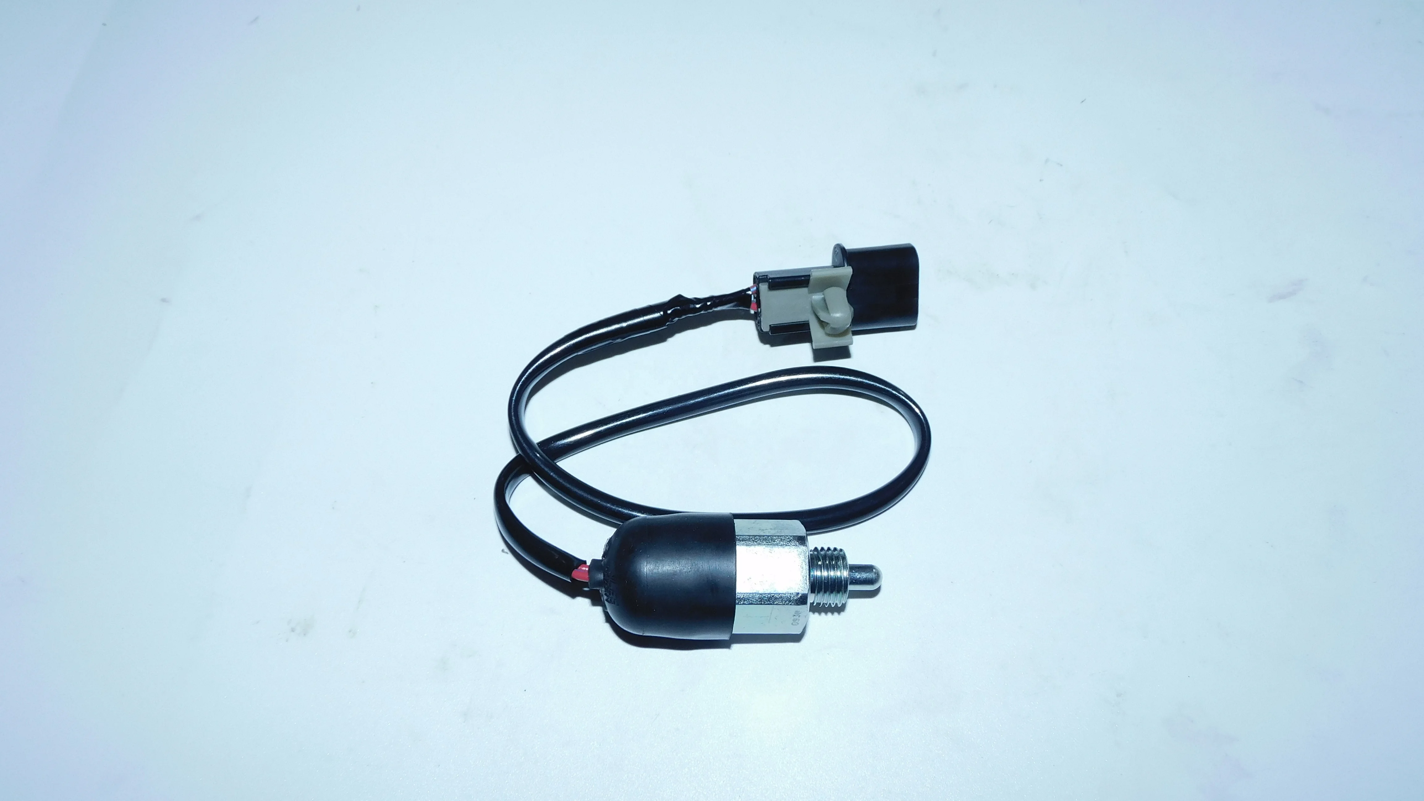 Genuine Truck Gear Shift Back up Lamp Switch MC859186 for Mit Fuso