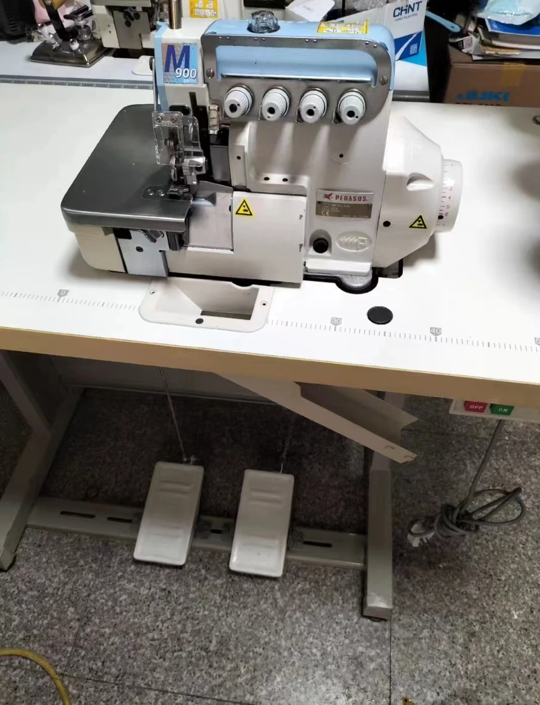 Used Pegasus M900 M952-52 Four Threads Overlocker Sewing Machine