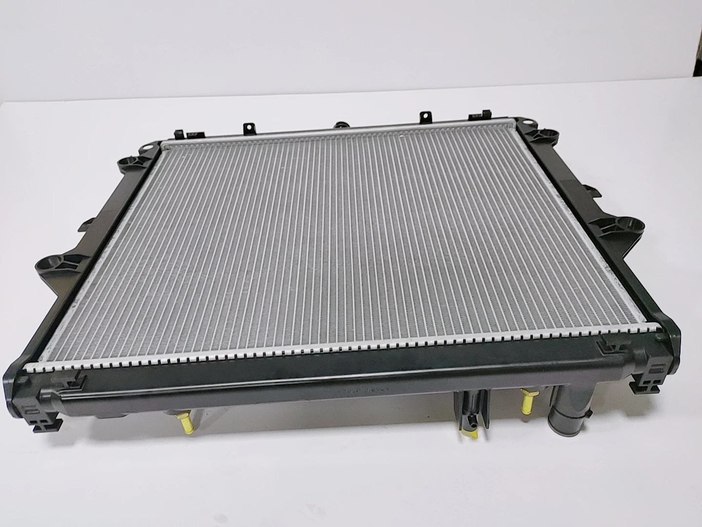 Auto Radiator For Toyota Hilux Revo Brazing Type Aluminum Plastic Oe ...