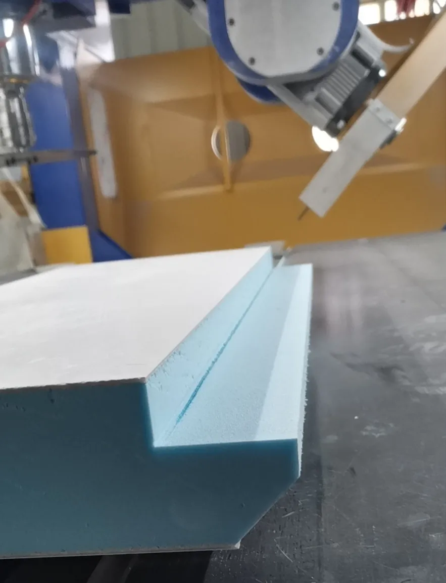 Large CNC Router Cutting XPS PU Sandwich Panel for Refrigerated Truck ...