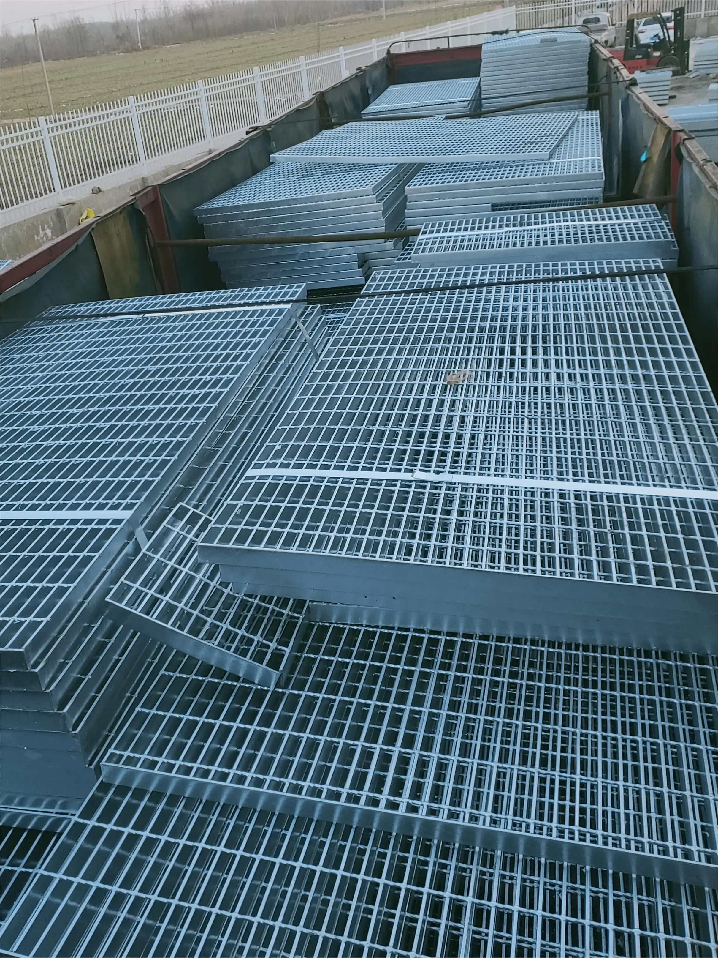 Heavy Duty Steel Floor Grating Galvanized Steel Driveway Grating Metal