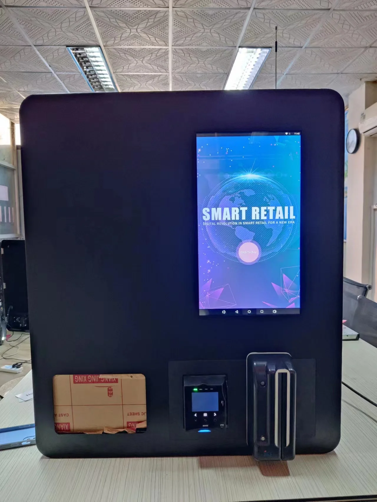 Mini Wall Mounted Vending Machine With 15.6-inch Screen Cash Payment ...