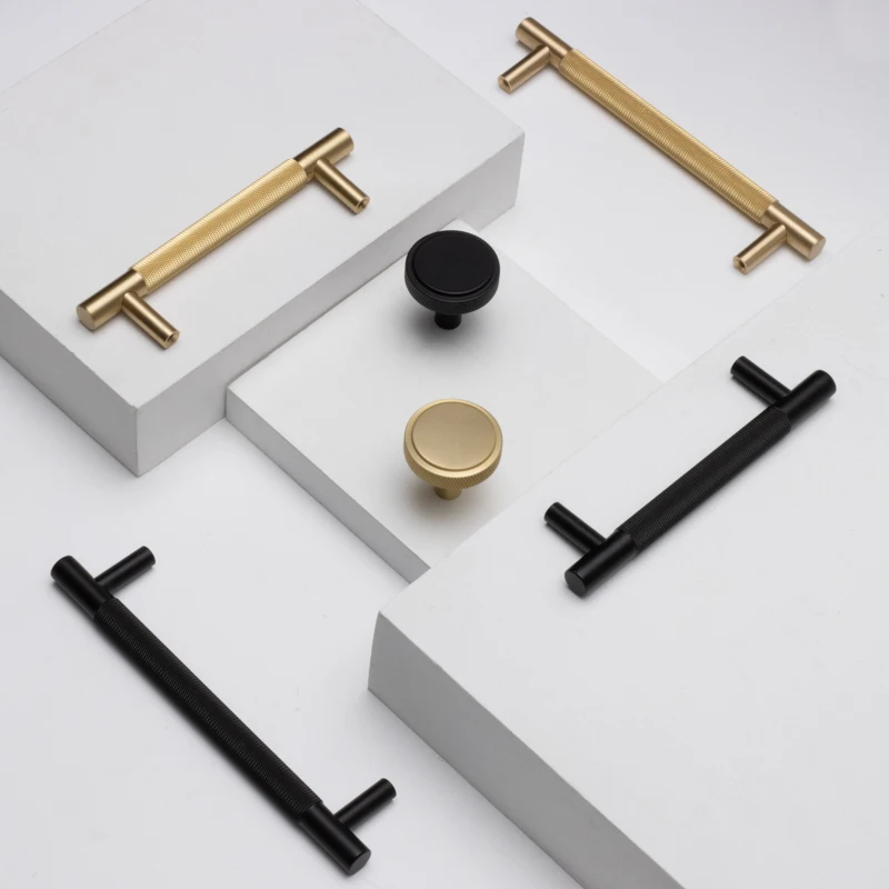 QS-HK0054 Cheap Brushed Brass and Matte Black Kitchen Door Handles