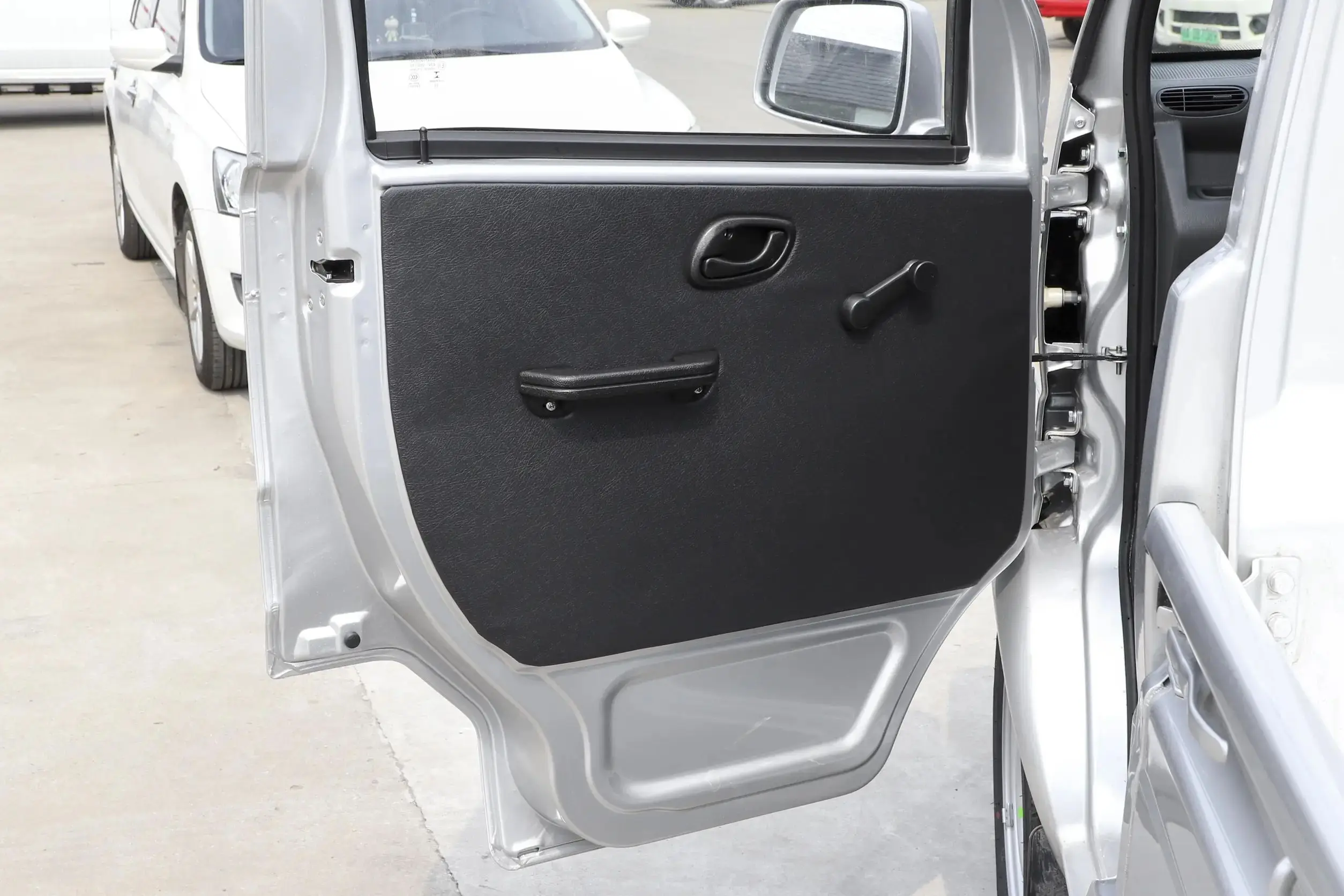 Dongfeng DFM DFSK Sokon K02 K01 - High-Income Transporter