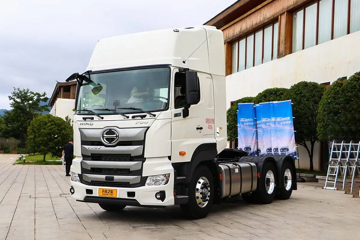 Hino Brand 6x4 Cummins Diesel Engine 560hp Tractor Truck 418kw ...