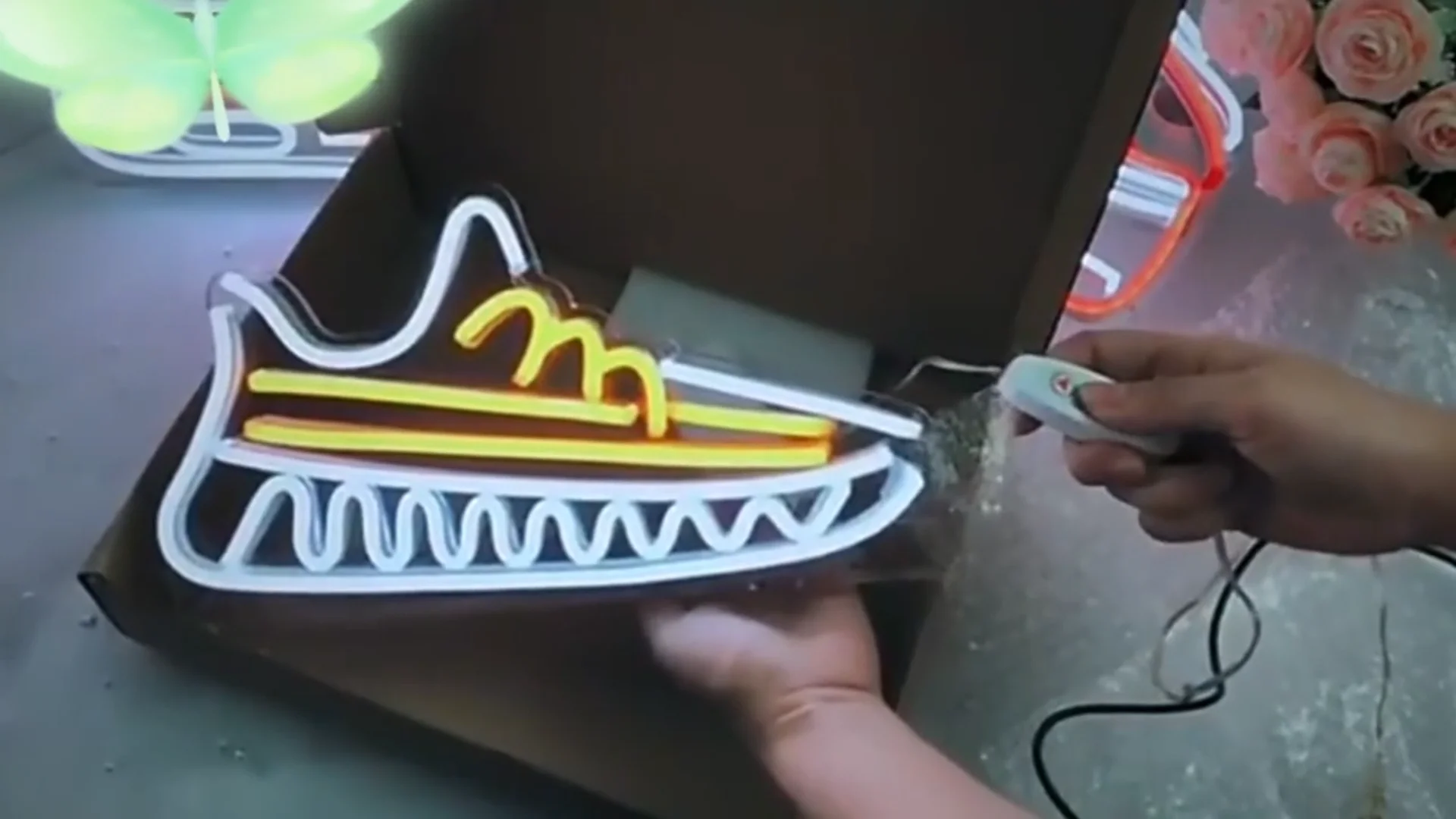 Custom Led Sneaker Neon Light Logo 12v 3d Shoes Light Sign Advertising ...