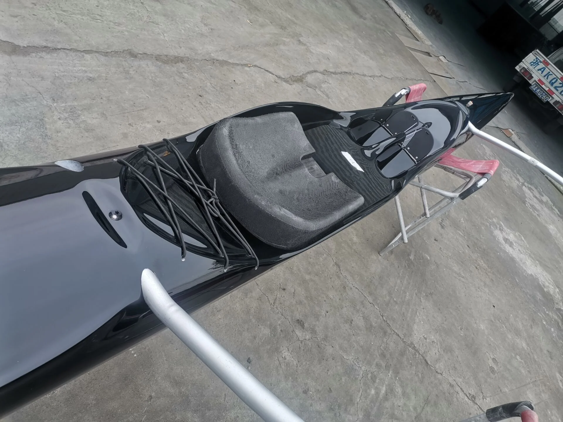 Synsunsports OC1 Outrigger Canoe - Carbon Fiberglass