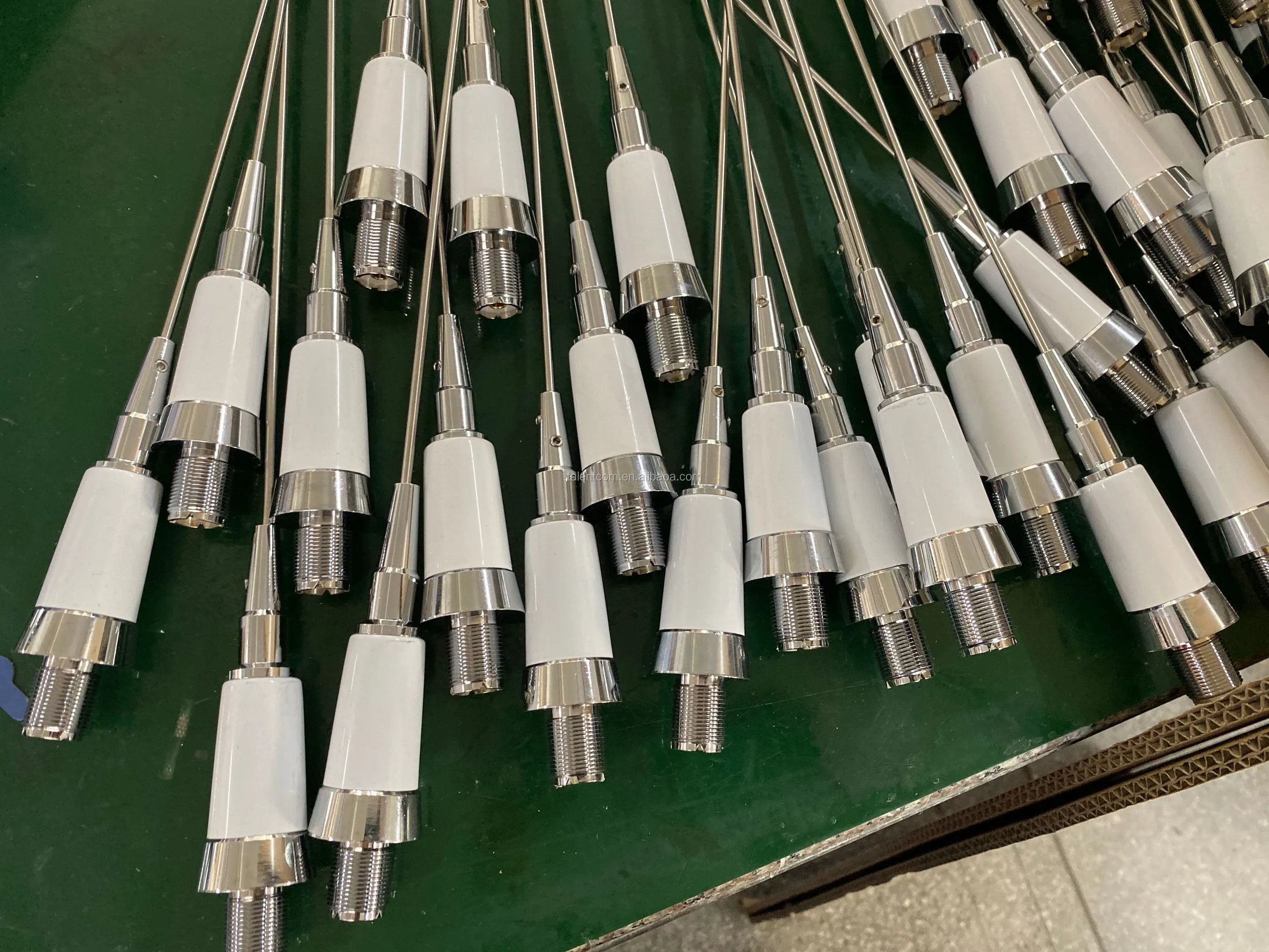 Folded Dipole Antenna - Directional VHF/UHF Base Station
