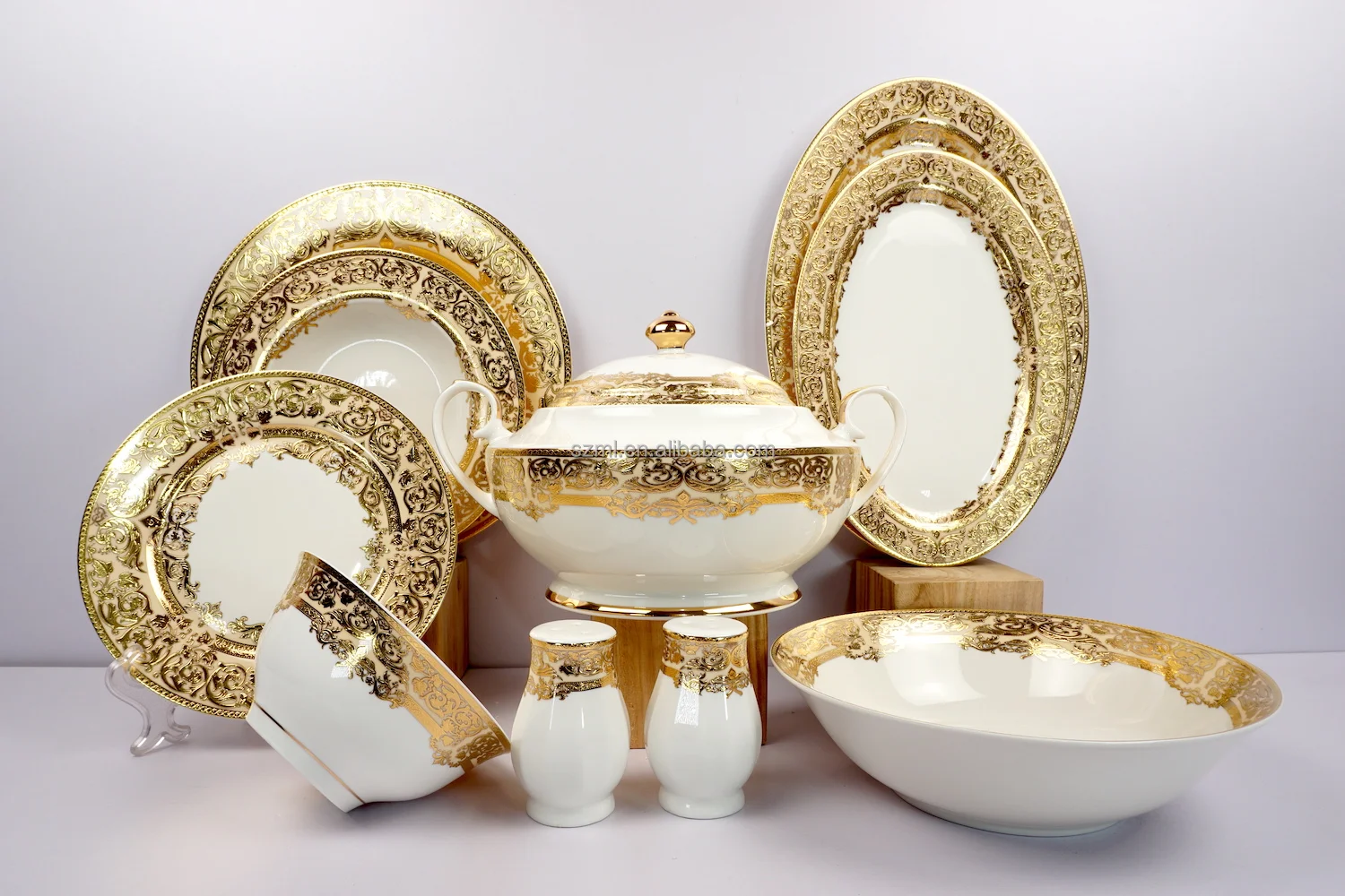 Gold Dinnerware China Fine Ceramic Porcelain Dinner Set