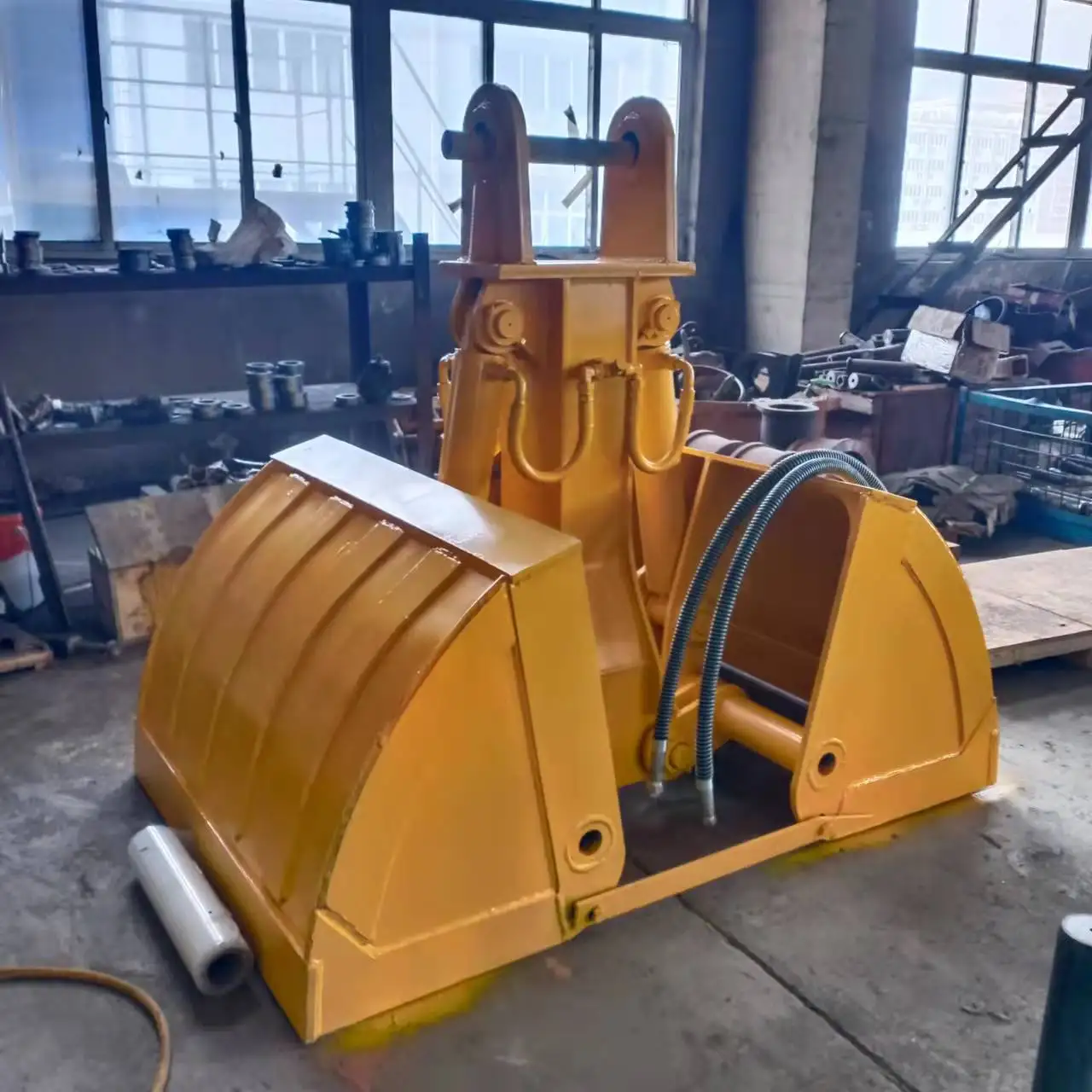 TDC Crane Clamp Shell Bucket - 1.5m³ Excavator Attachment